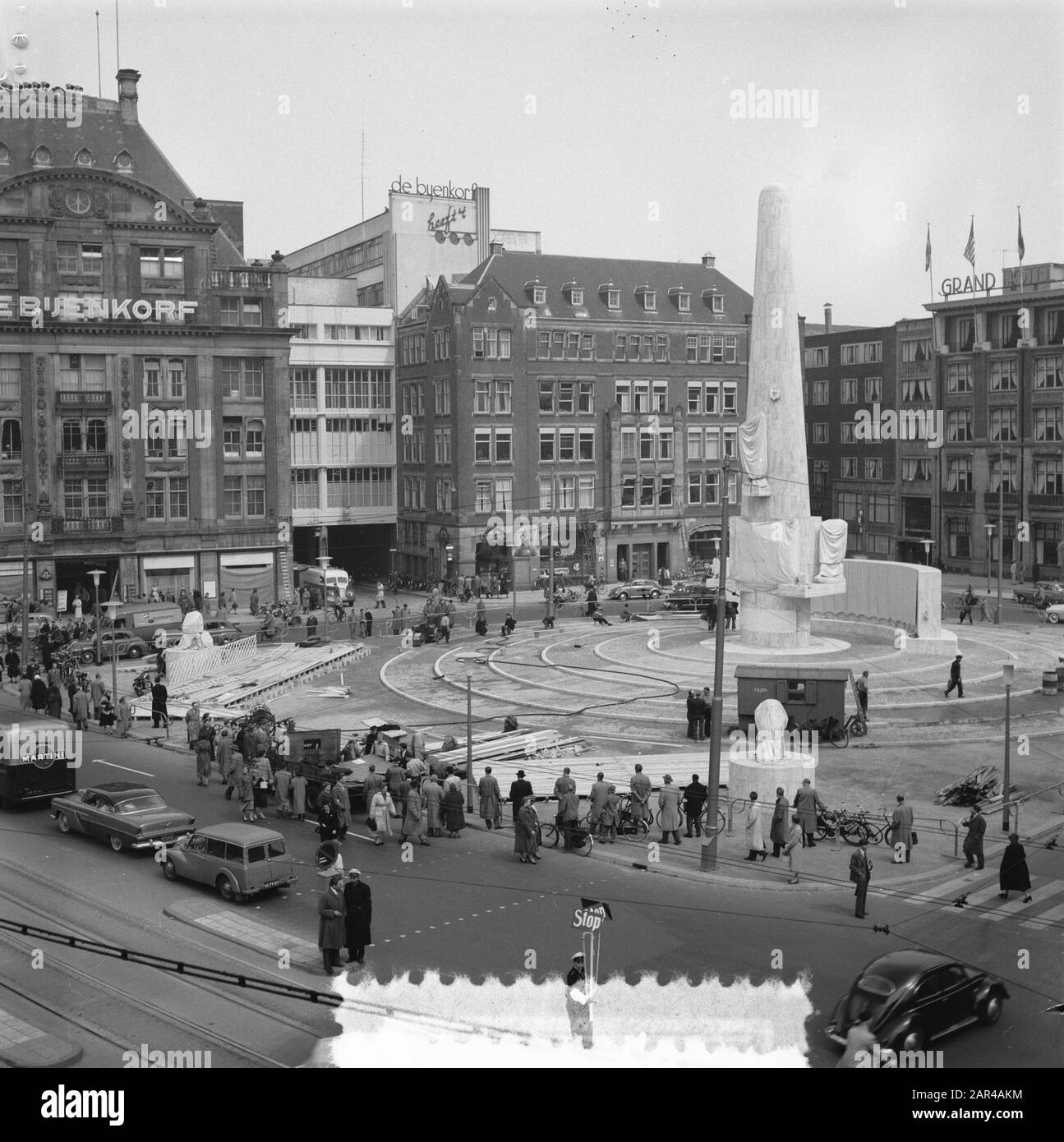 Dutch national monument dam square Black and White Stock Photos ...