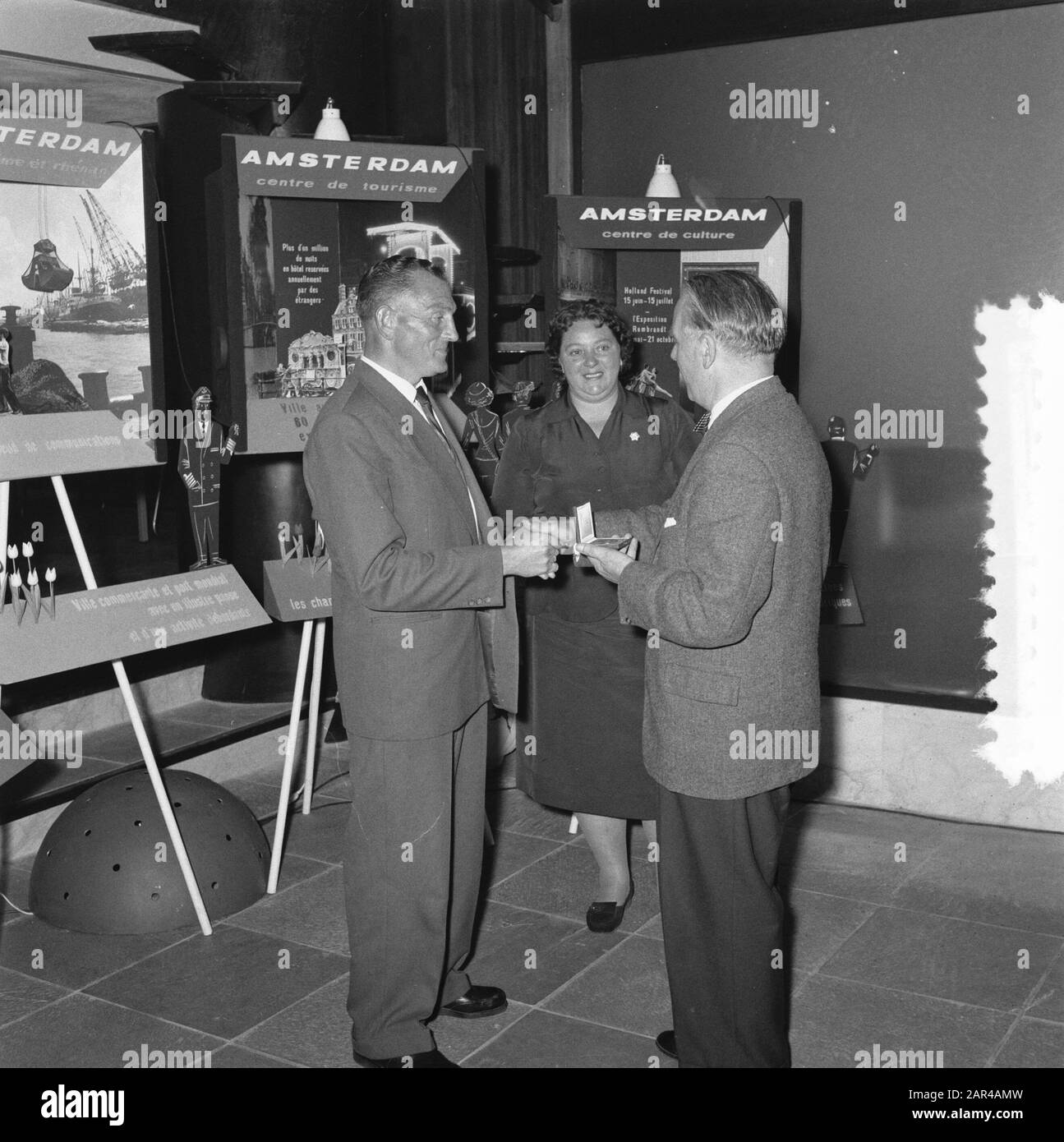 Amsterdam tourist office Black and White Stock Photos & Images - Alamy