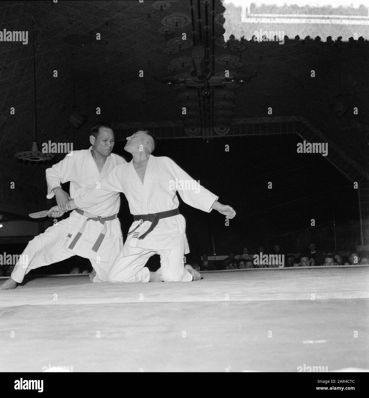 Judo matches hi-res stock photography and images - Alamy