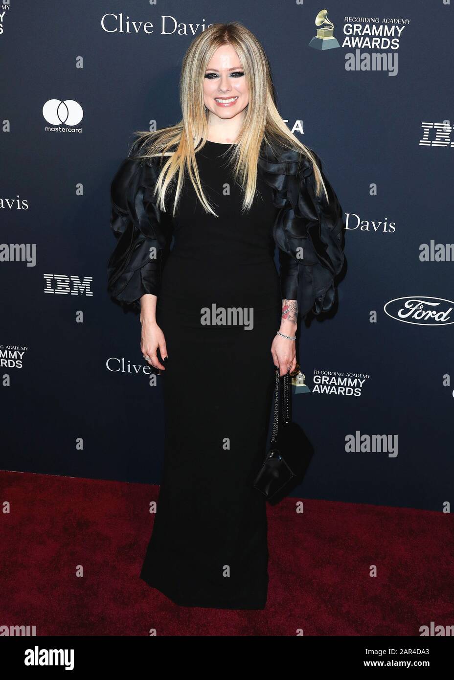 BEVERLY HILLS, LOS ANGELES, CALIFORNIA, USA - JANUARY 25: Avril Lavigne ...
