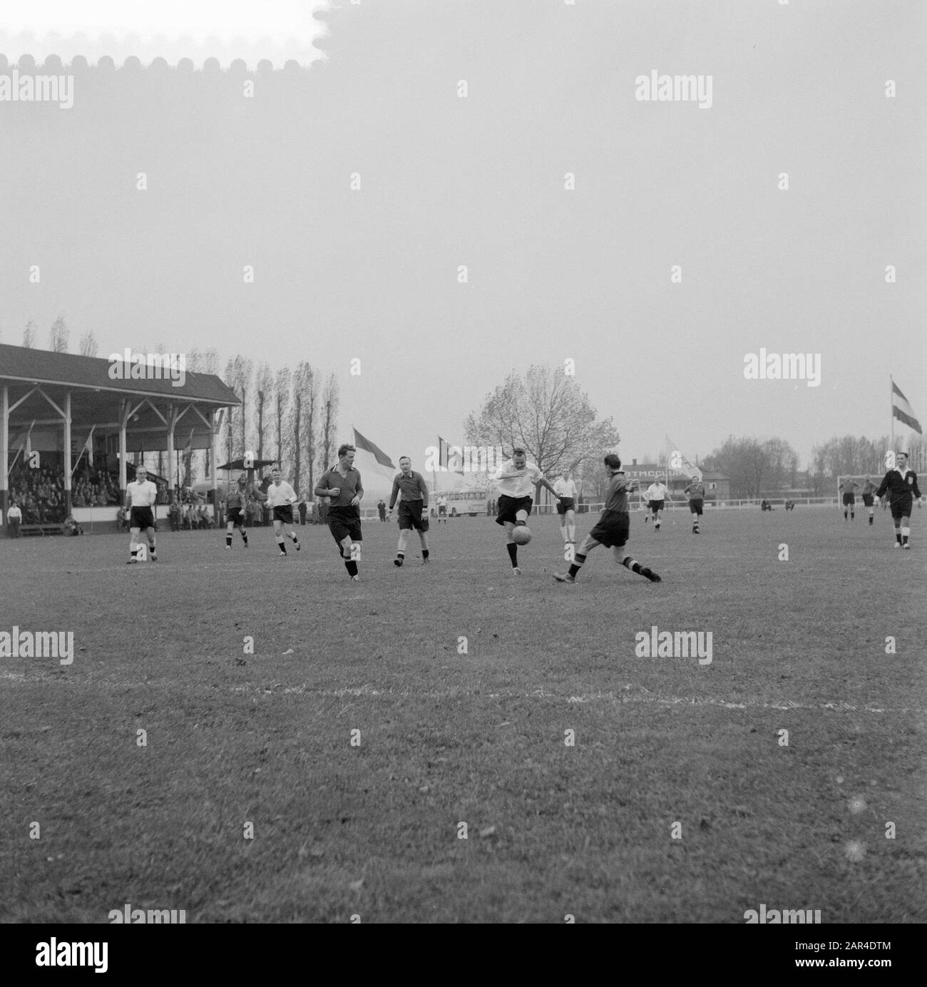 28 october 1957 hi-res stock photography and images - Alamy