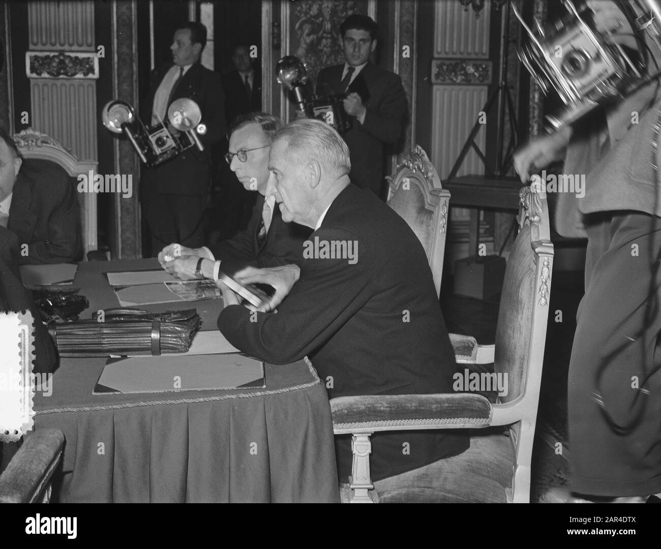 Third cabinet drees hi-res stock photography and images - Alamy