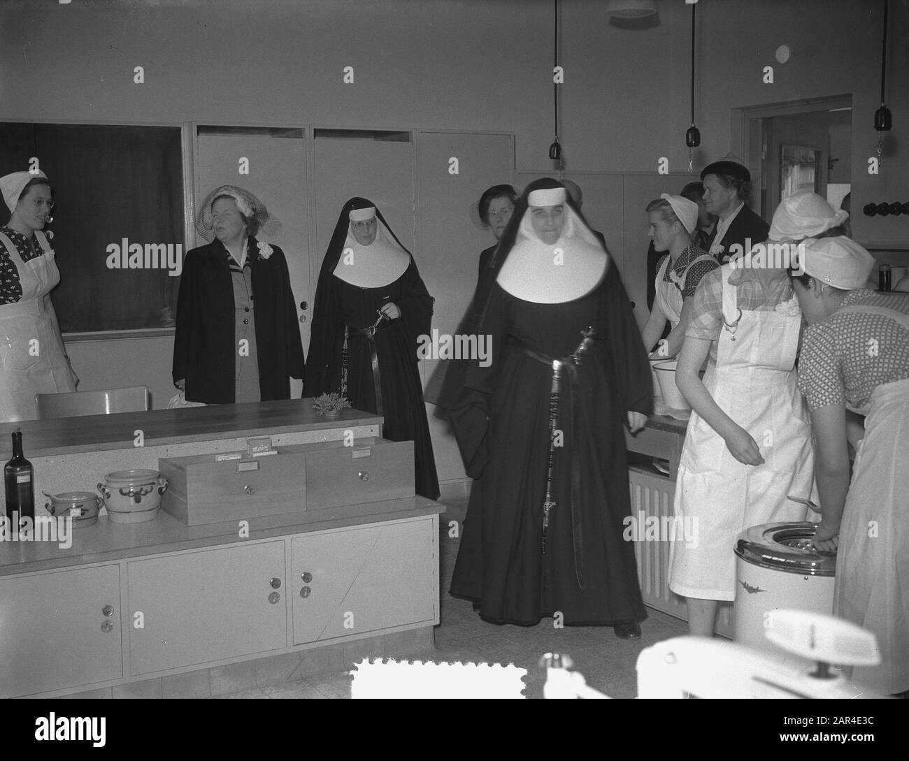 Royal crown r Black and White Stock Photos & Images - Alamy