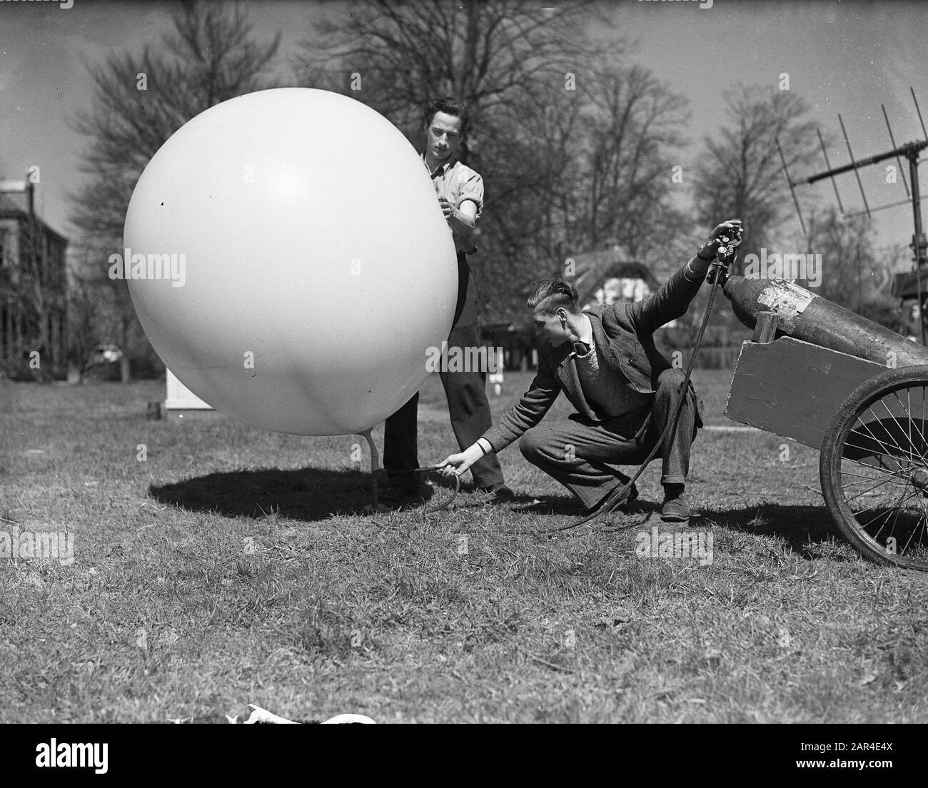 Knmi hi-res stock photography and images - Alamy