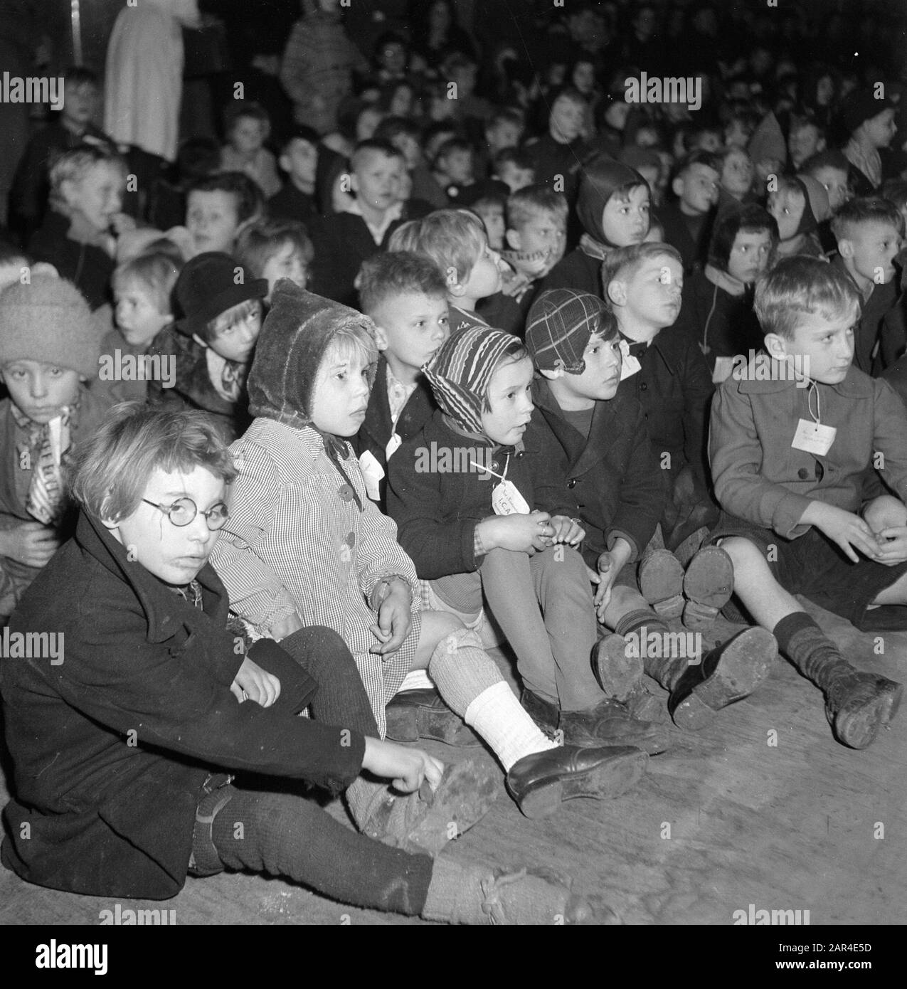 December 1 1945 hi-res stock photography and images - Alamy