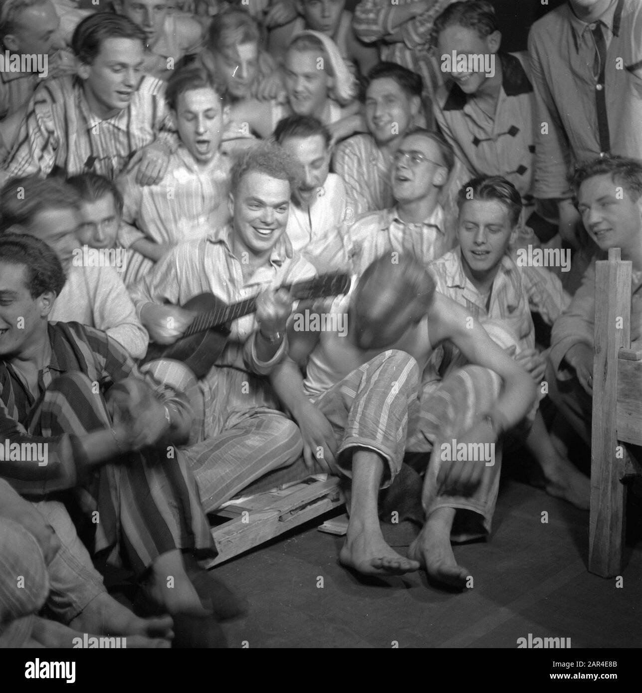 6 december 1945 hi-res stock photography and images - Alamy