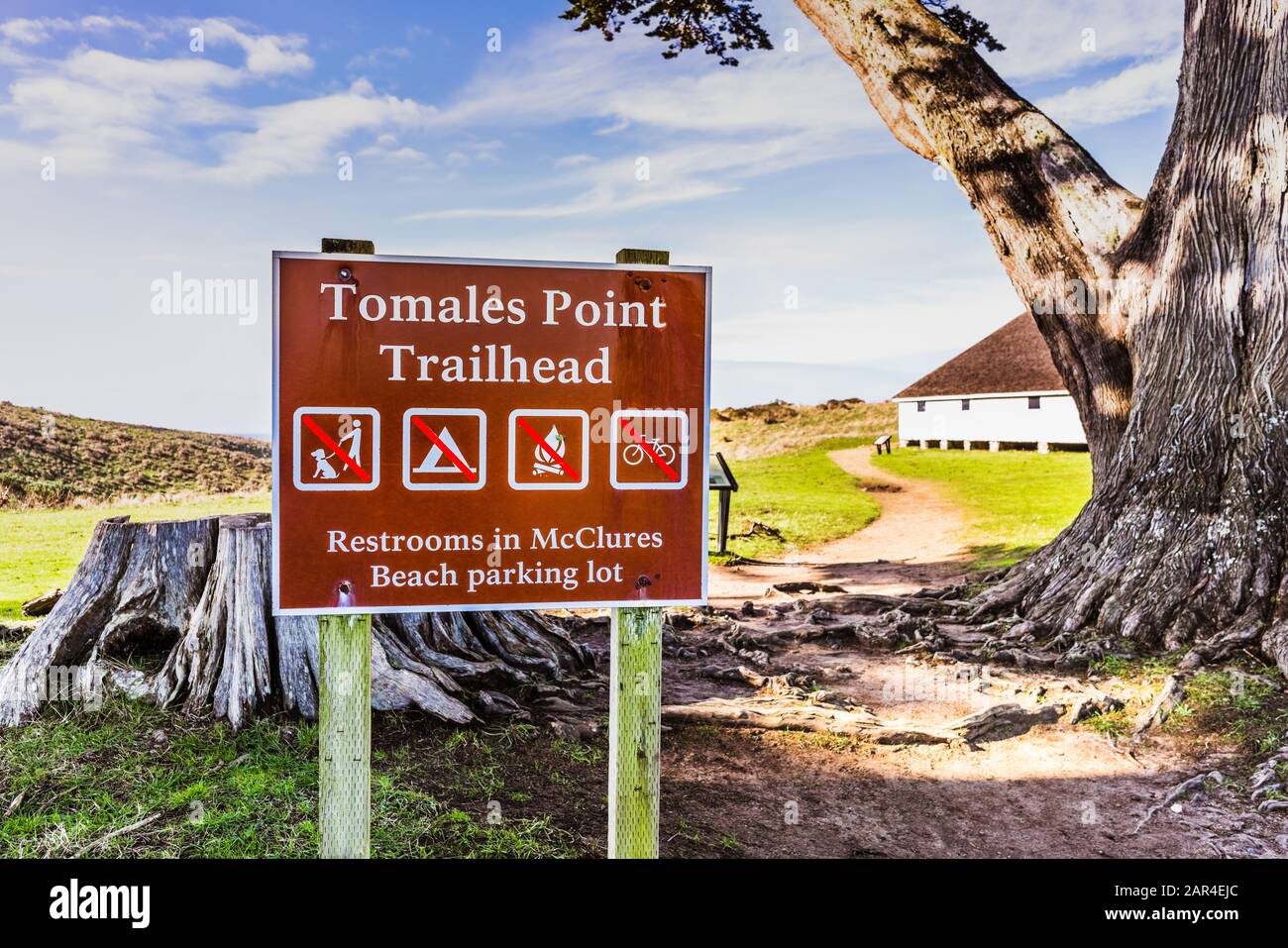 Tomales Point Trailhead signage in Point Reyes National Seashore ...