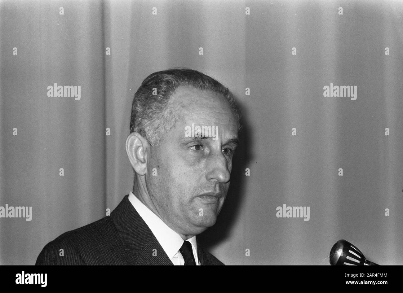 Van schendel speaks hi-res stock photography and images - Alamy