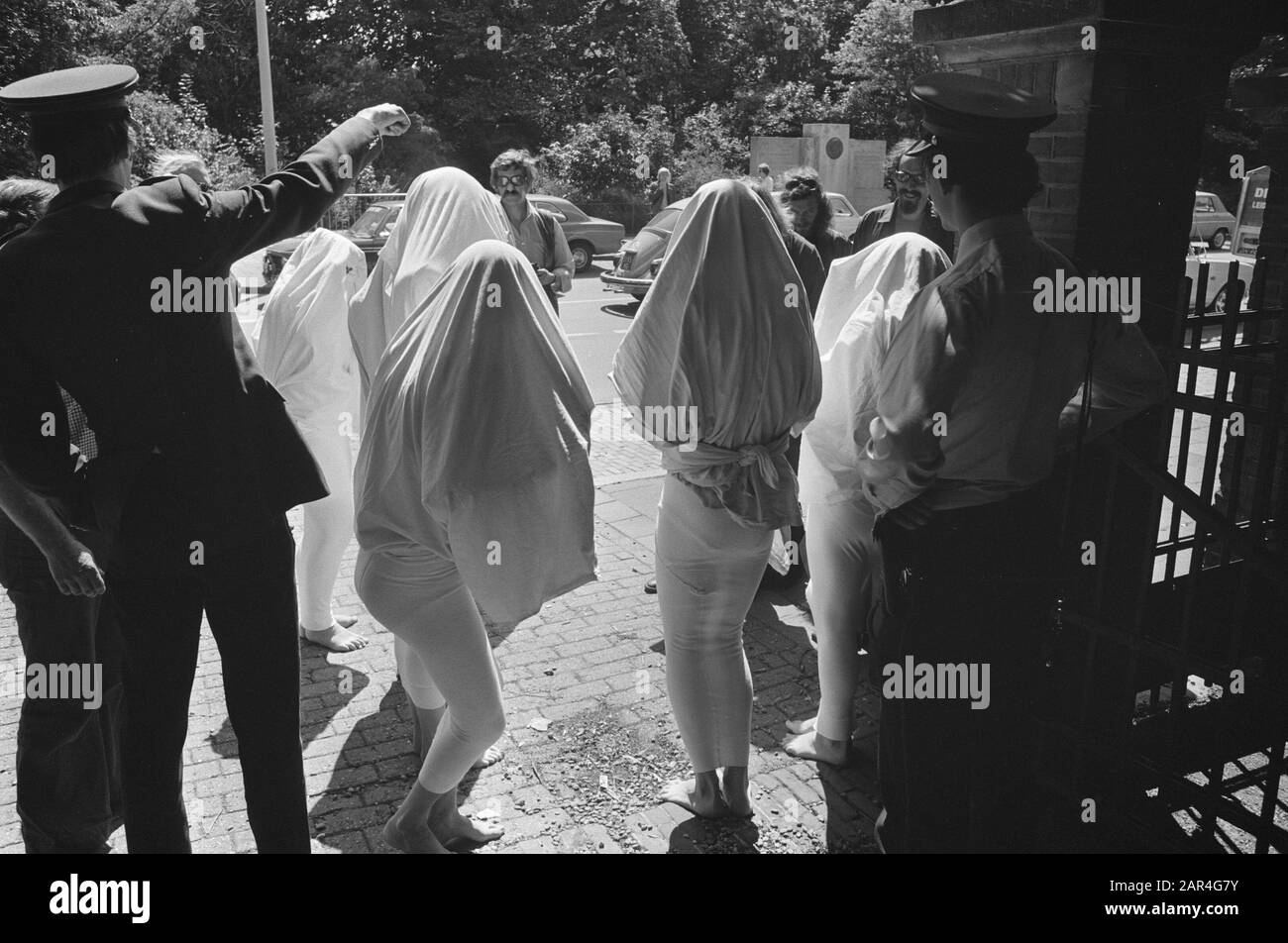 Dolle mina surrounded Black and White Stock Photos & Images - Alamy