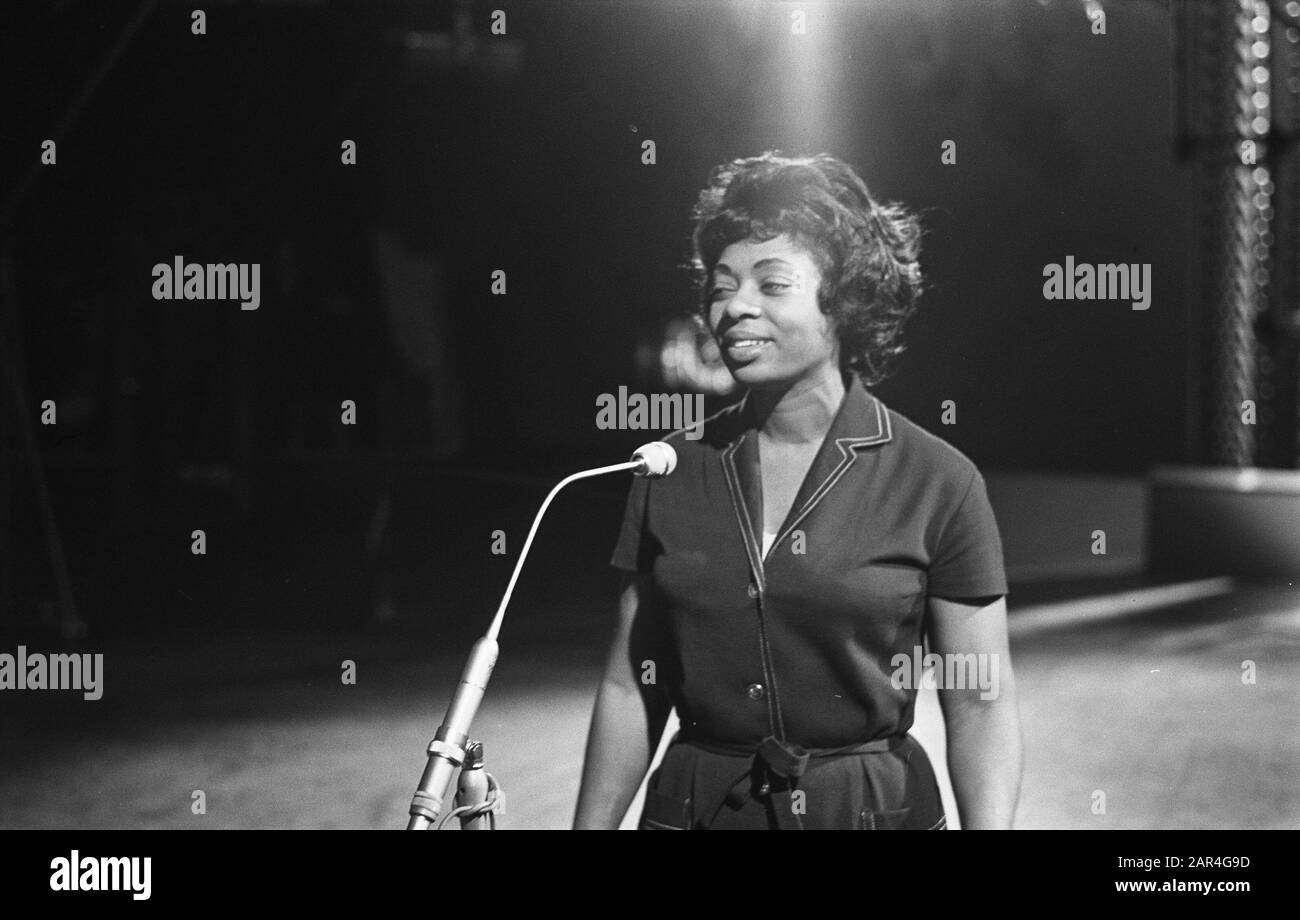 Donna Hightower in Kijk der Rijkshow, Donna Hightower Date: April 16 ...