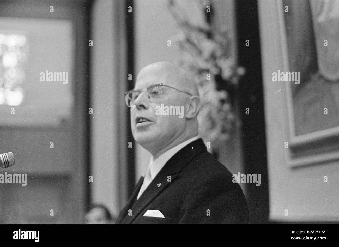 Dr. L. J. M. Beel (kop) Date: June 6, 1967 Personal name: dr. L. J. M ...