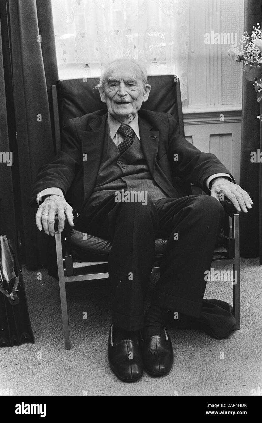 95 5 Black and White Stock Photos & Images - Alamy