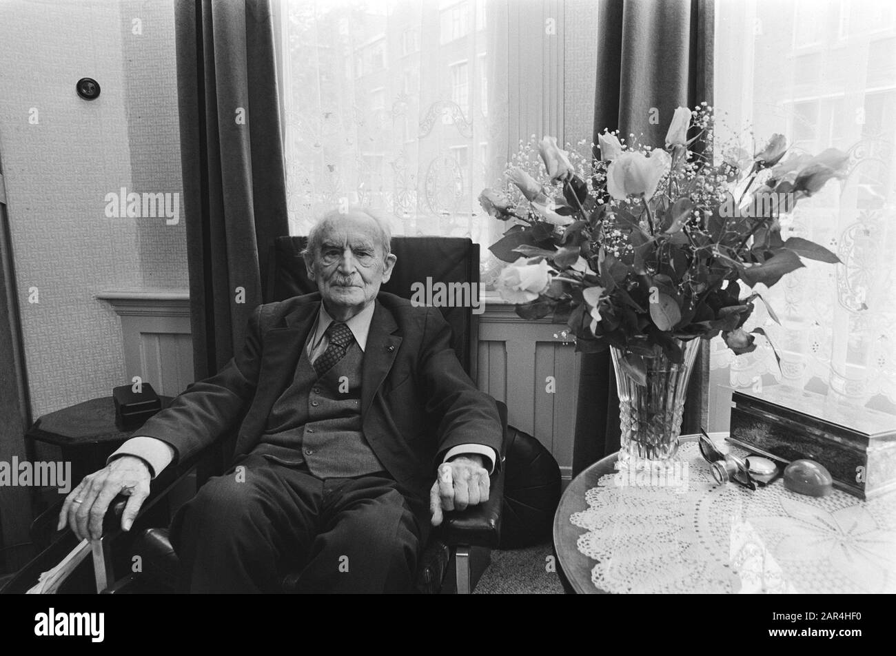 W 2 5 17 Black and White Stock Photos & Images - Alamy