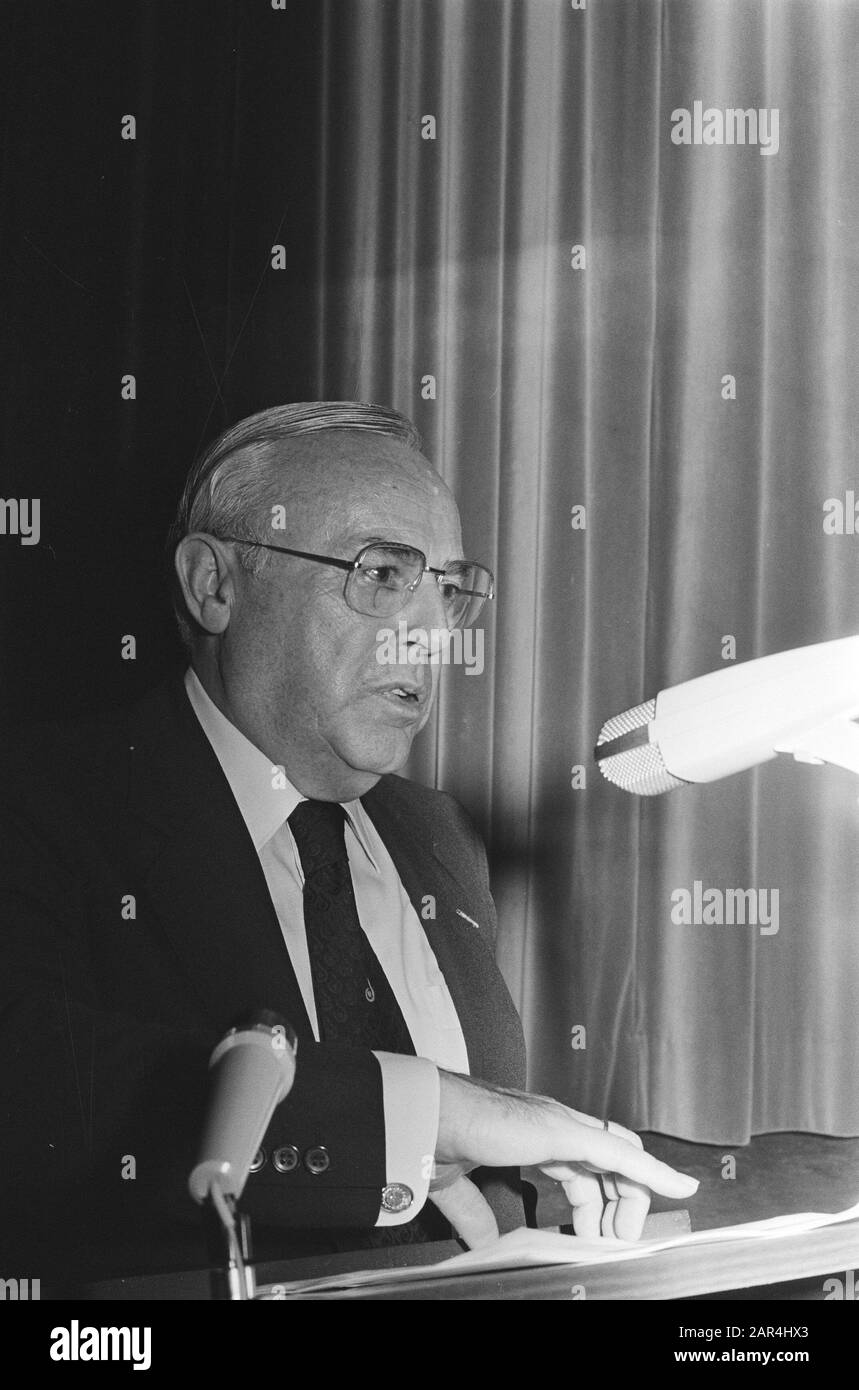 Speakers perspective hi-res stock photography and images - Alamy