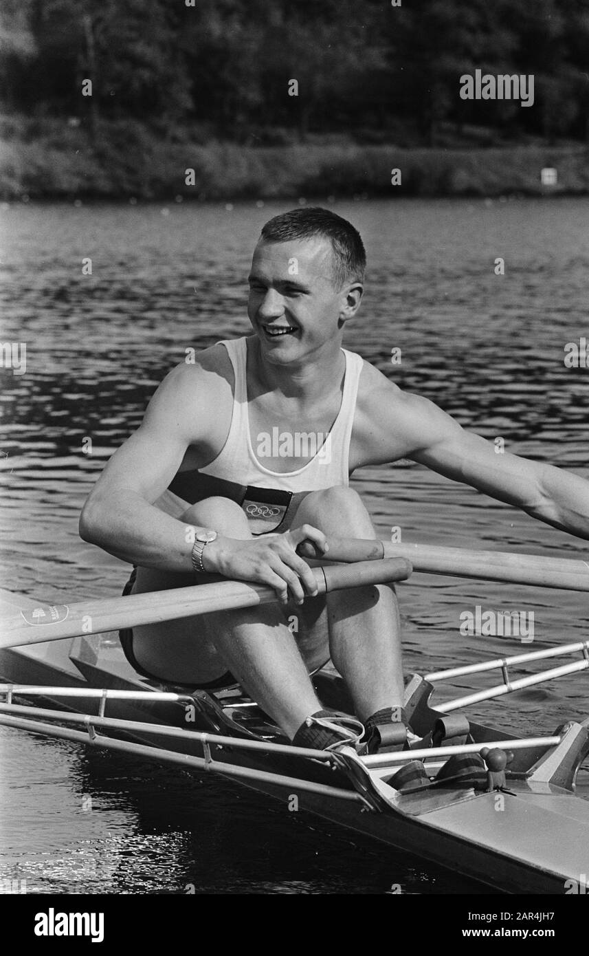 Rowers practicing their sport German skiffeur Meibuer Date: November 16 ...