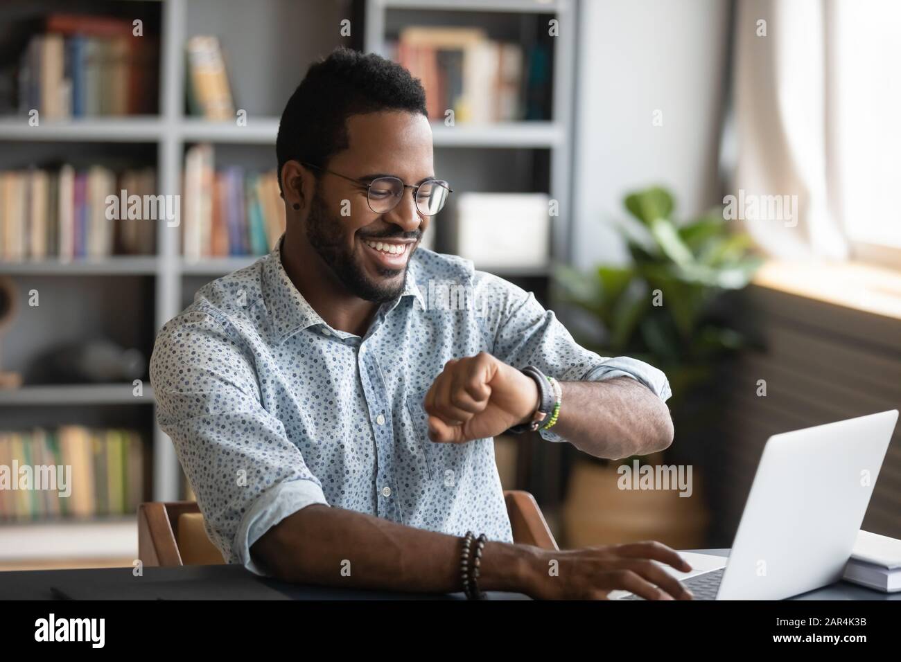 African calendar hi-res stock photography and images - Alamy