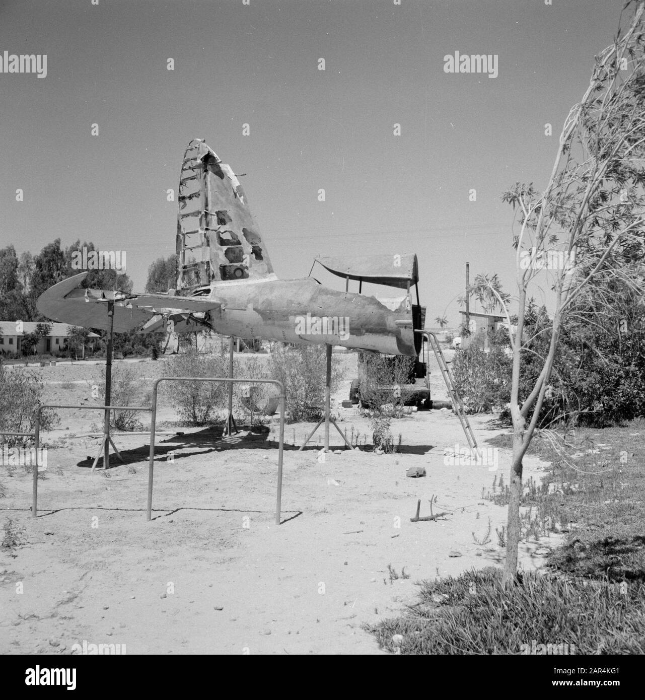 Plane in the desert Black and White Stock Photos & Images - Alamy