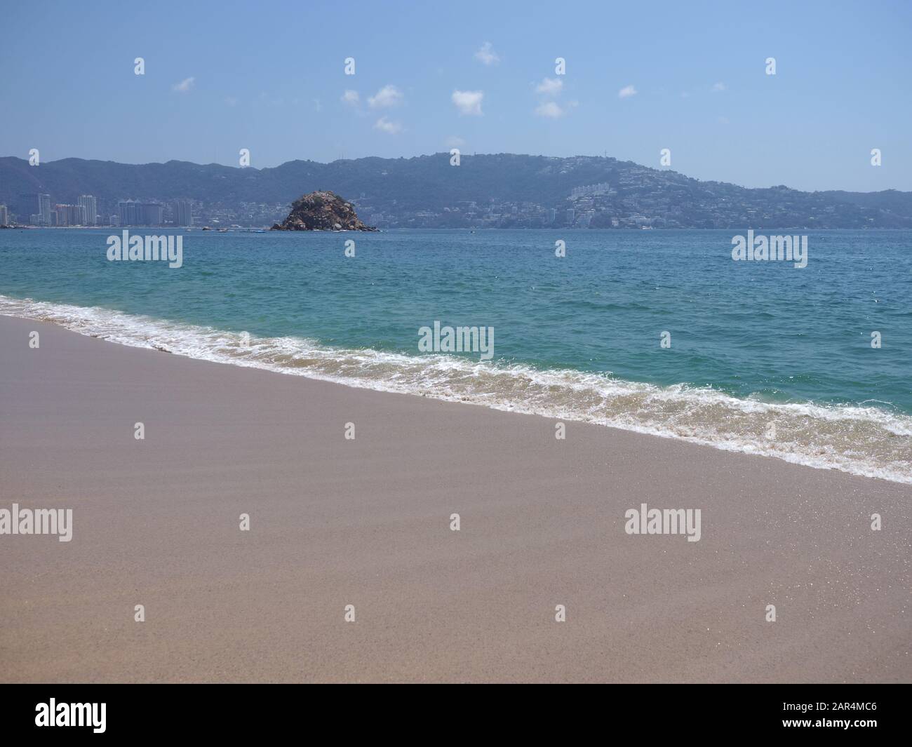 Beauty beach at ACAPULCO city in Mexico and Pacific Ocean landscape ...