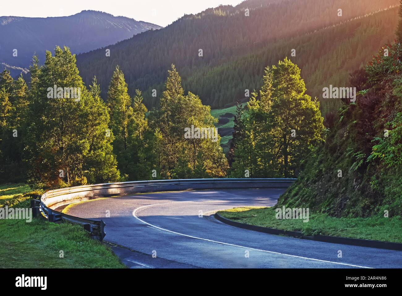 Curved asphalt road hi-res stock photography and images - Alamy