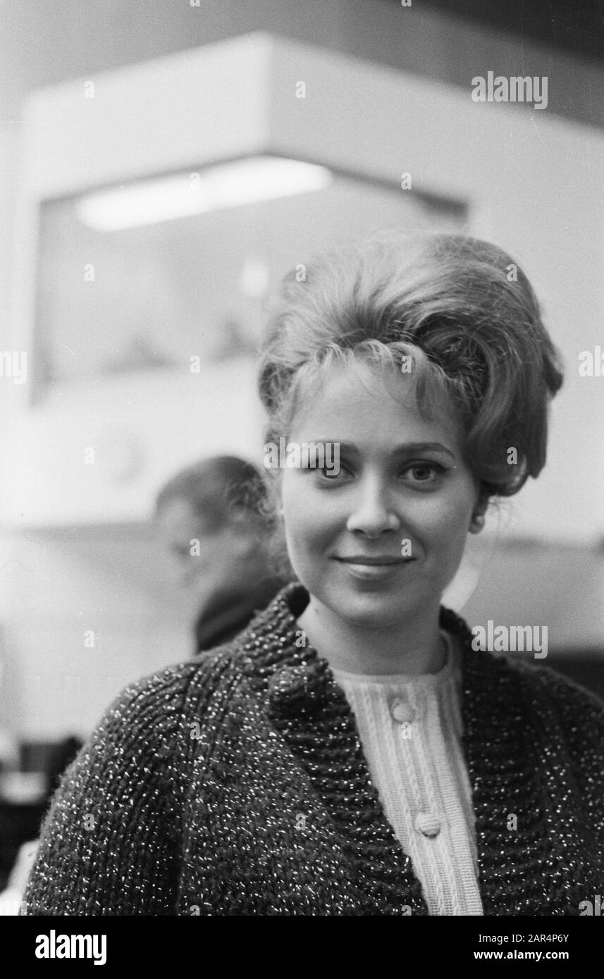 English singer sheila southern Black and White Stock Photos & Images ...