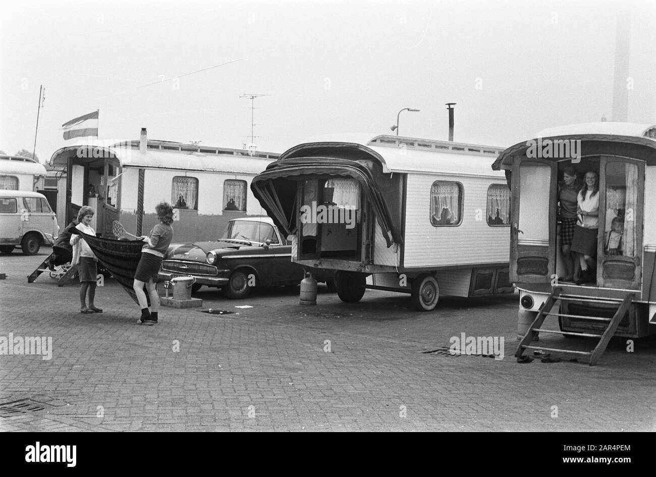 Queen single 1969 hi-res stock photography and images - Alamy