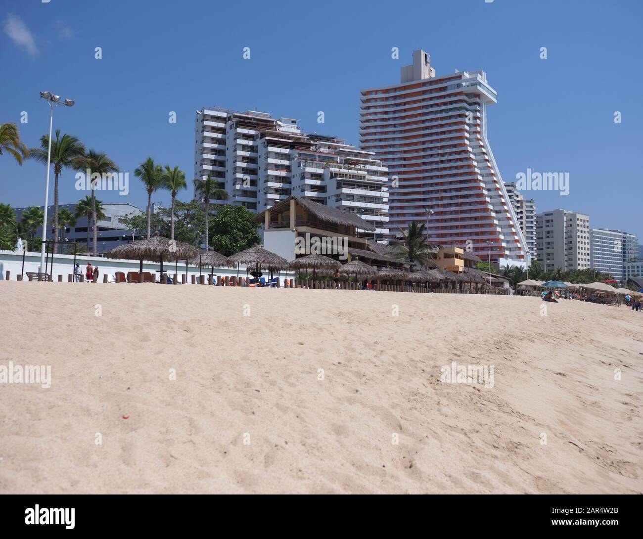 Palm trees beach acapulco mexico hi-res stock photography and images ...