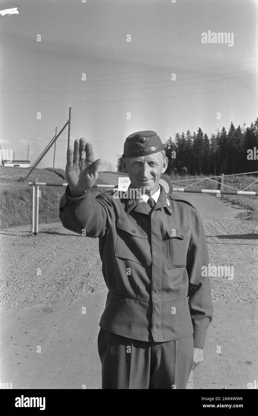 Finland Finnish-Russian border; border post with soldiers at Imatra ...