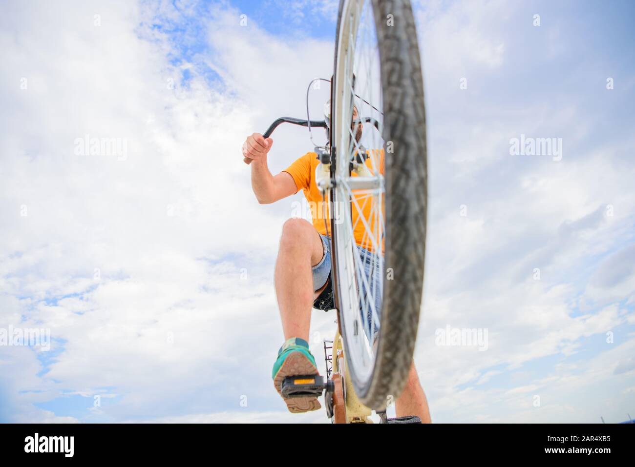 Tire buying guide hi-res stock photography and images - Alamy