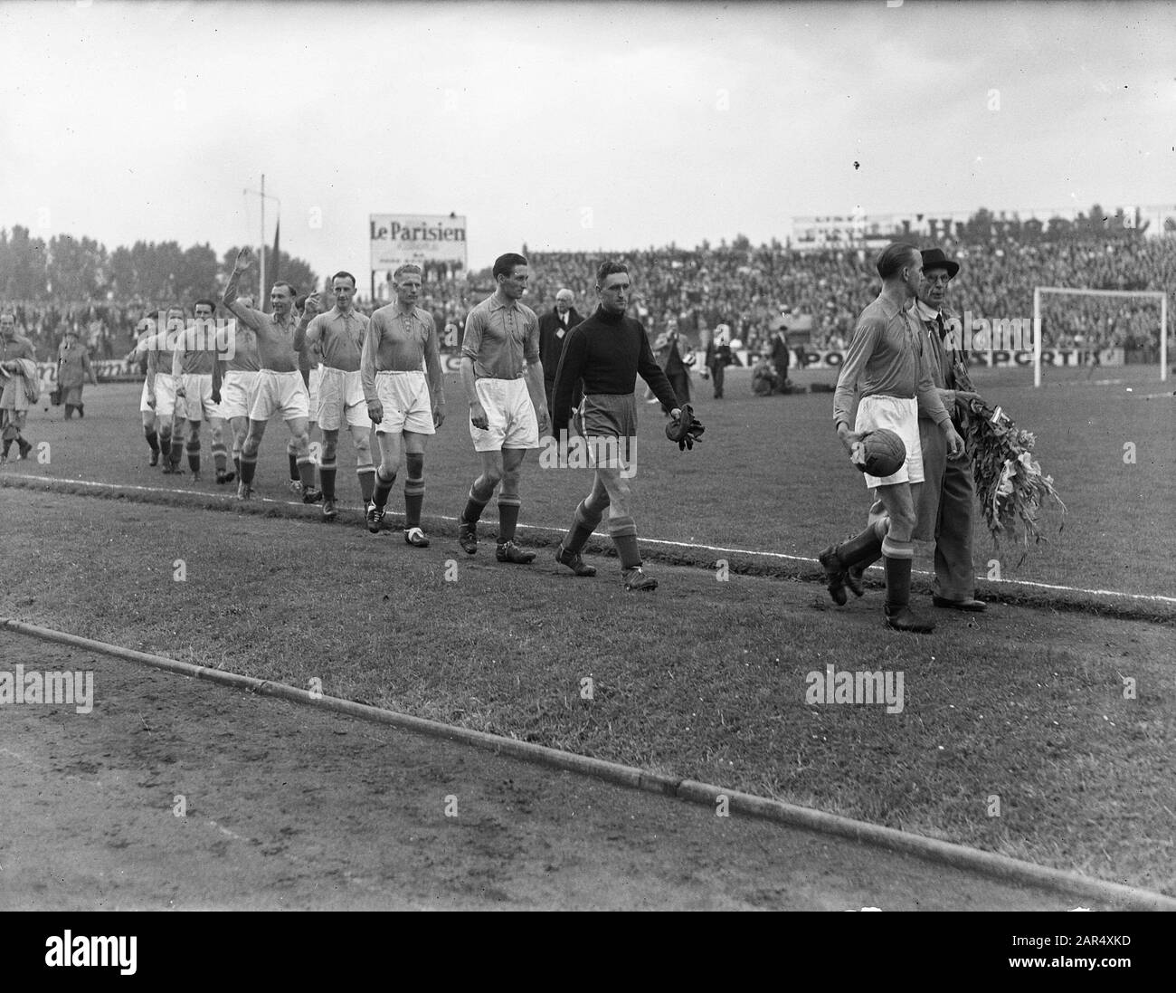 Football field france team hi-res stock photography and images - Alamy