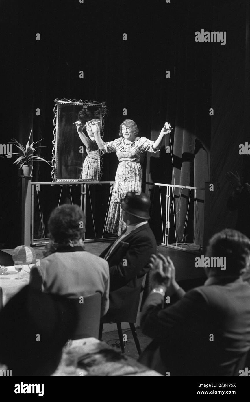 Fred Haché show. Barend Napkin and Fred Haché watch a singing ...