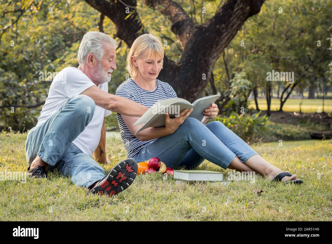 How to read a boo hi-res stock photography and images - Alamy