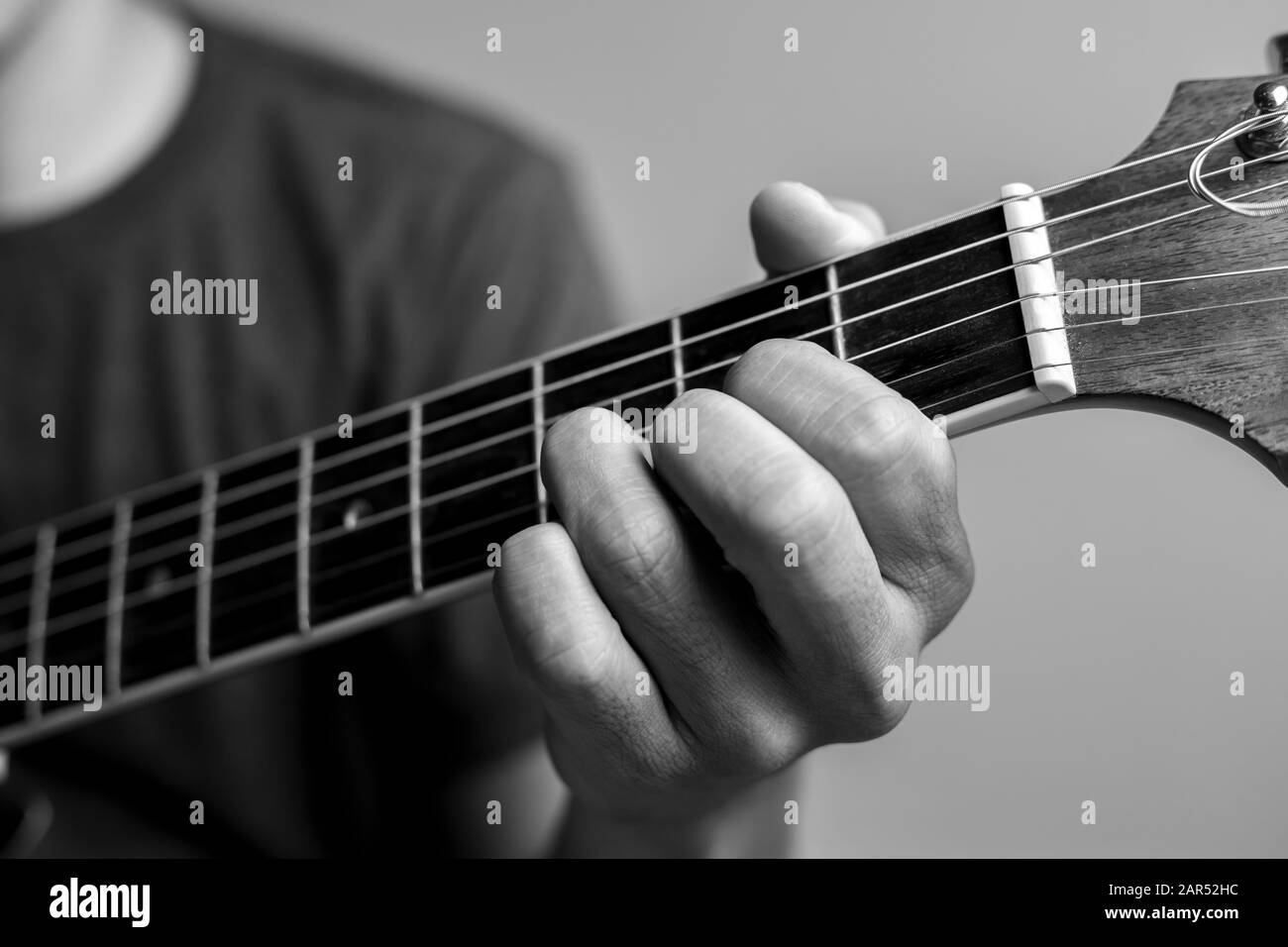 Catch chords hi-res stock photography and images - Alamy