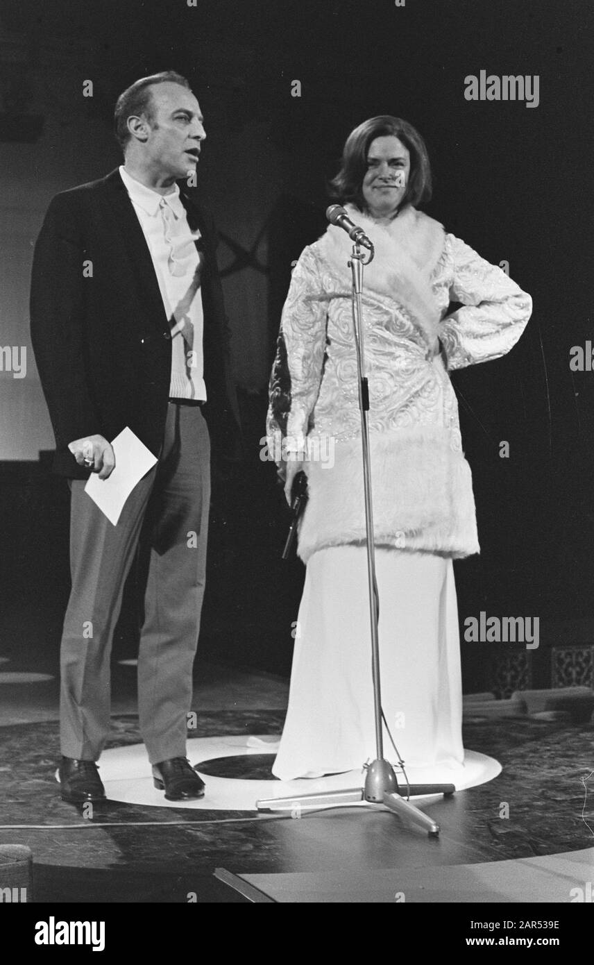 Grand Gala du Disque 1968 Grand Gala du Disque in RAI. Wim Sonneveld ...