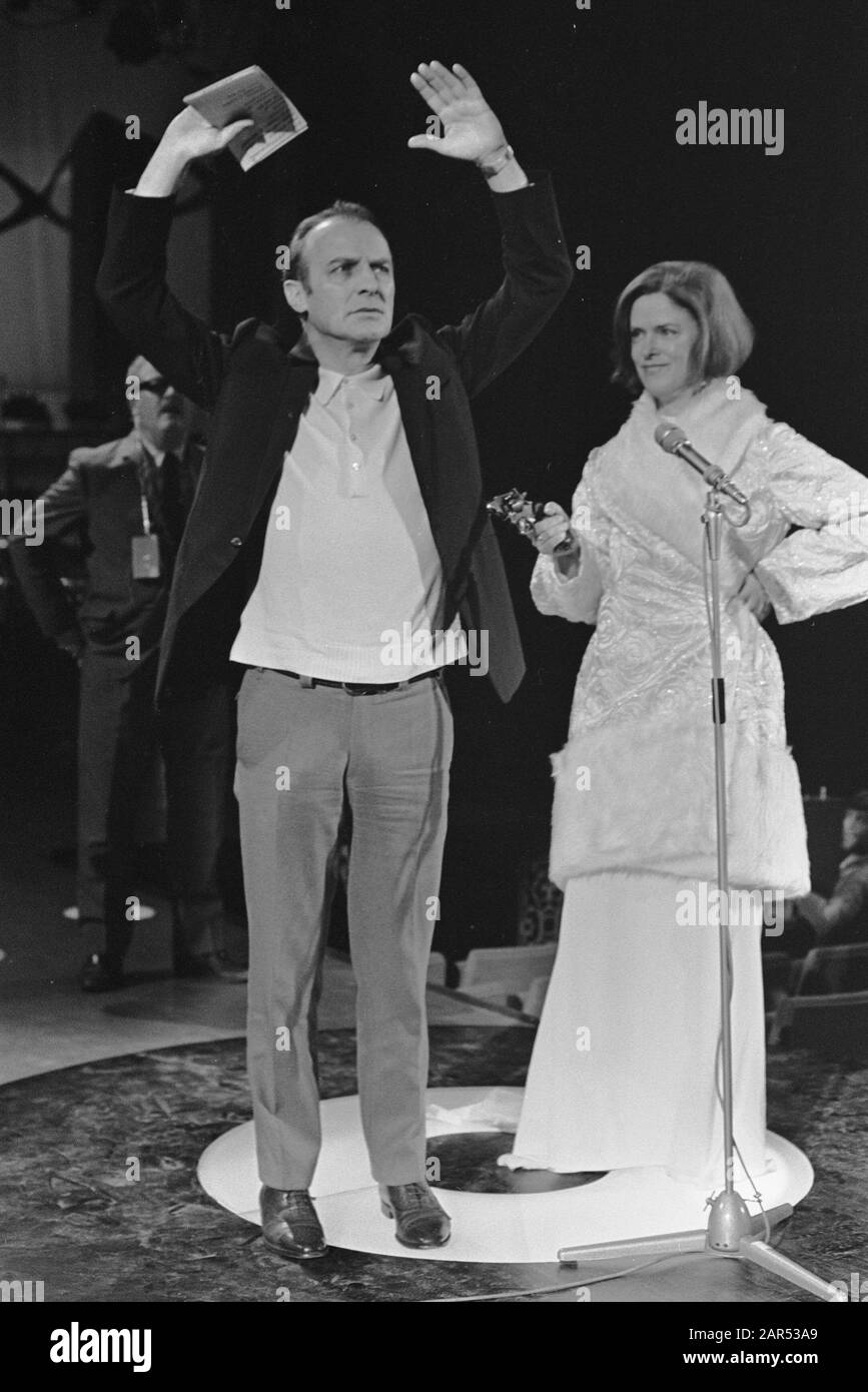 Grand Gala du Disque 1968 Grand Gala du Disque in RAI. Wim Sonneveld ...