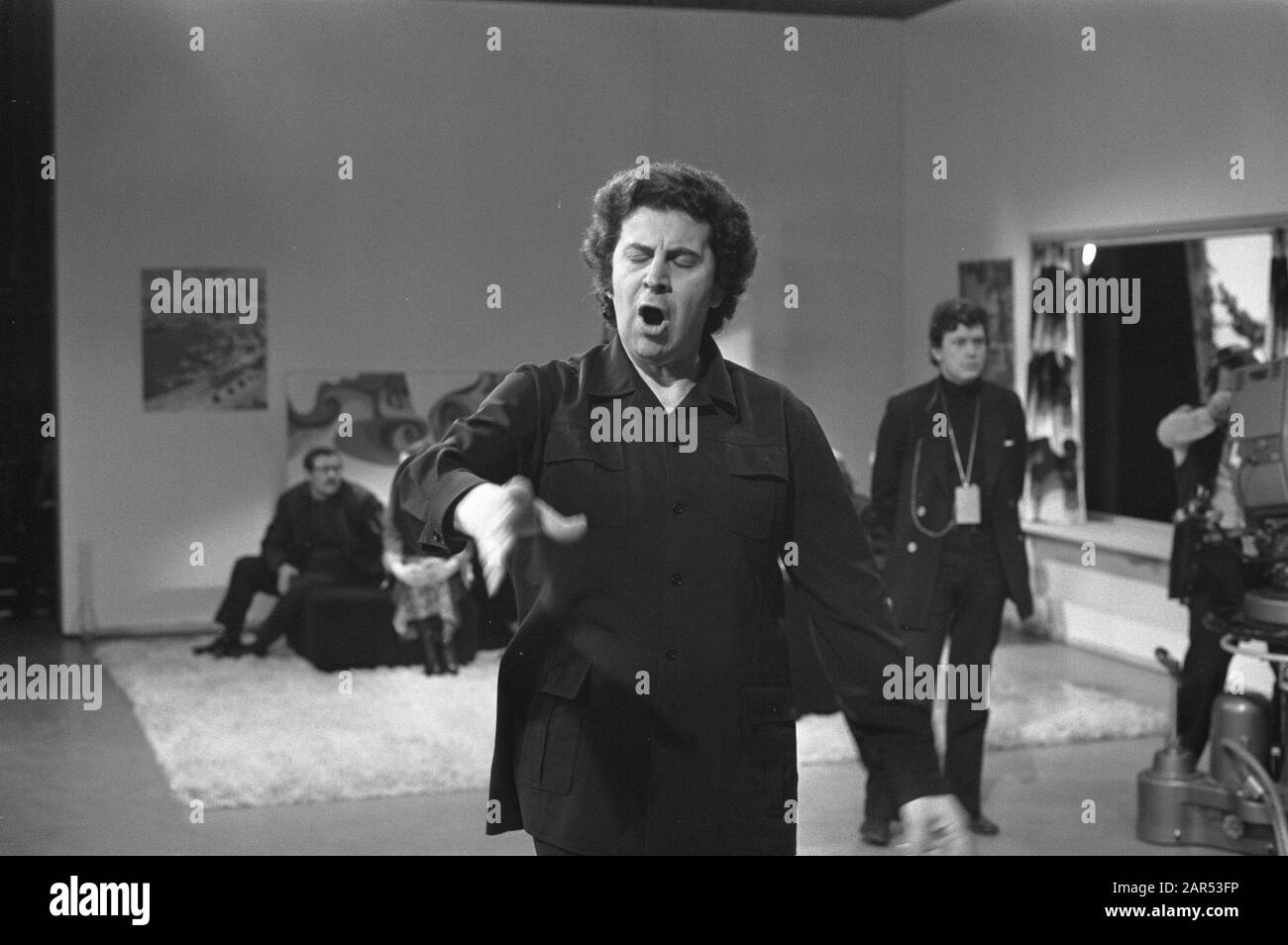 Greek composer Mikis Theodorakis in the Netherlands, Theodorakis ...