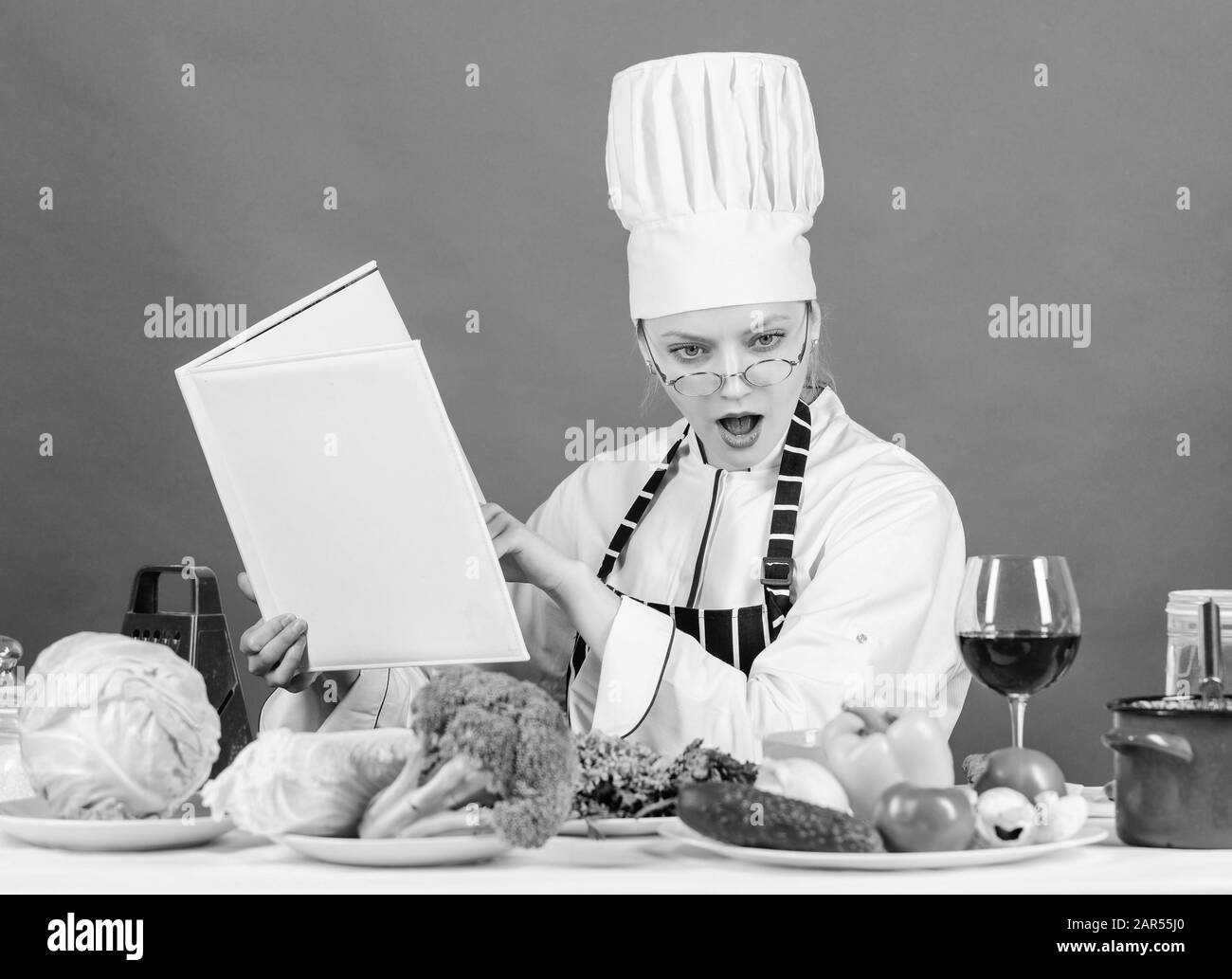 Girl read book best hi-res stock photography and images - Alamy