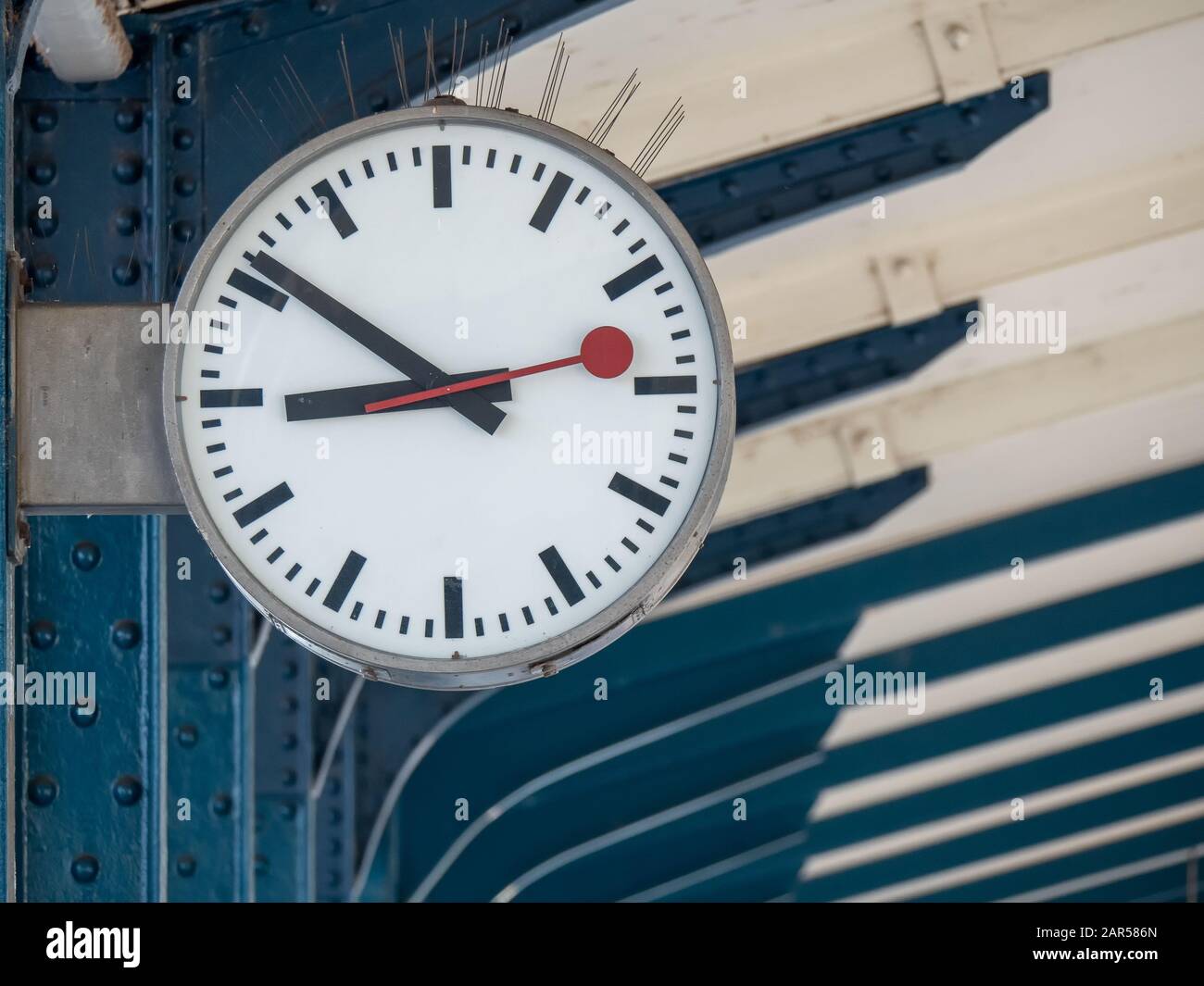 Be on time, horizontal clock Stock Photo - Alamy