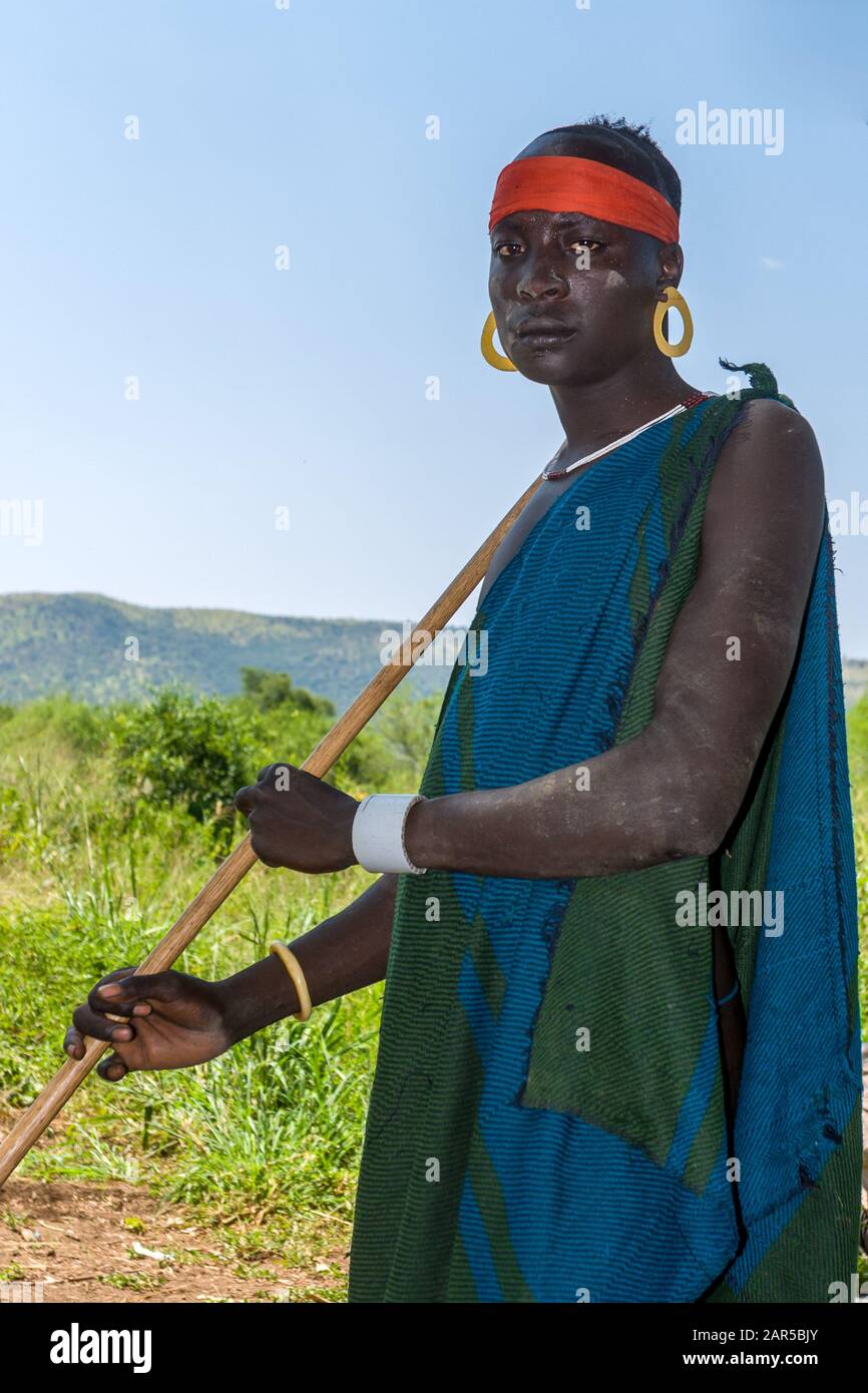 Mursi man. The Mursi (or Murzu) are a Sub-Saharan African nomadic ...