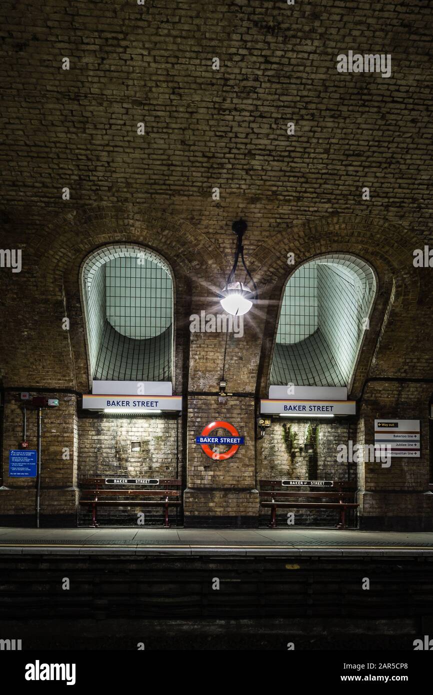 Baker street underground station sign hi-res stock photography and ...