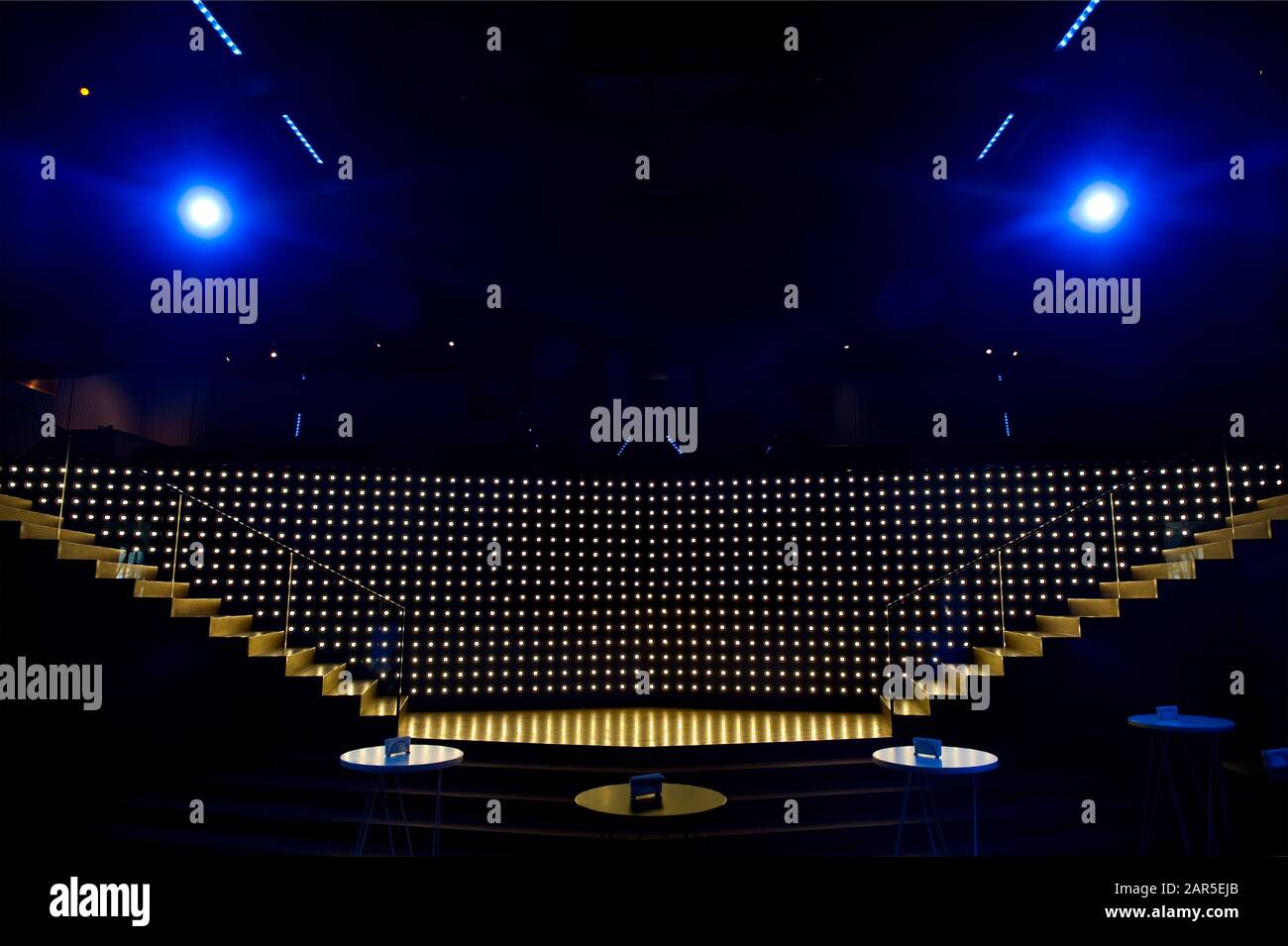 Two way staircase hi-res stock photography and images - Alamy