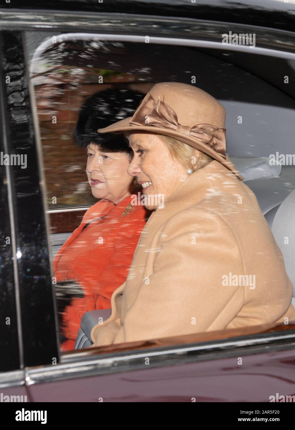 Queen Elizabeth II with opera singer Dame Kiri Te Kanawa after ...