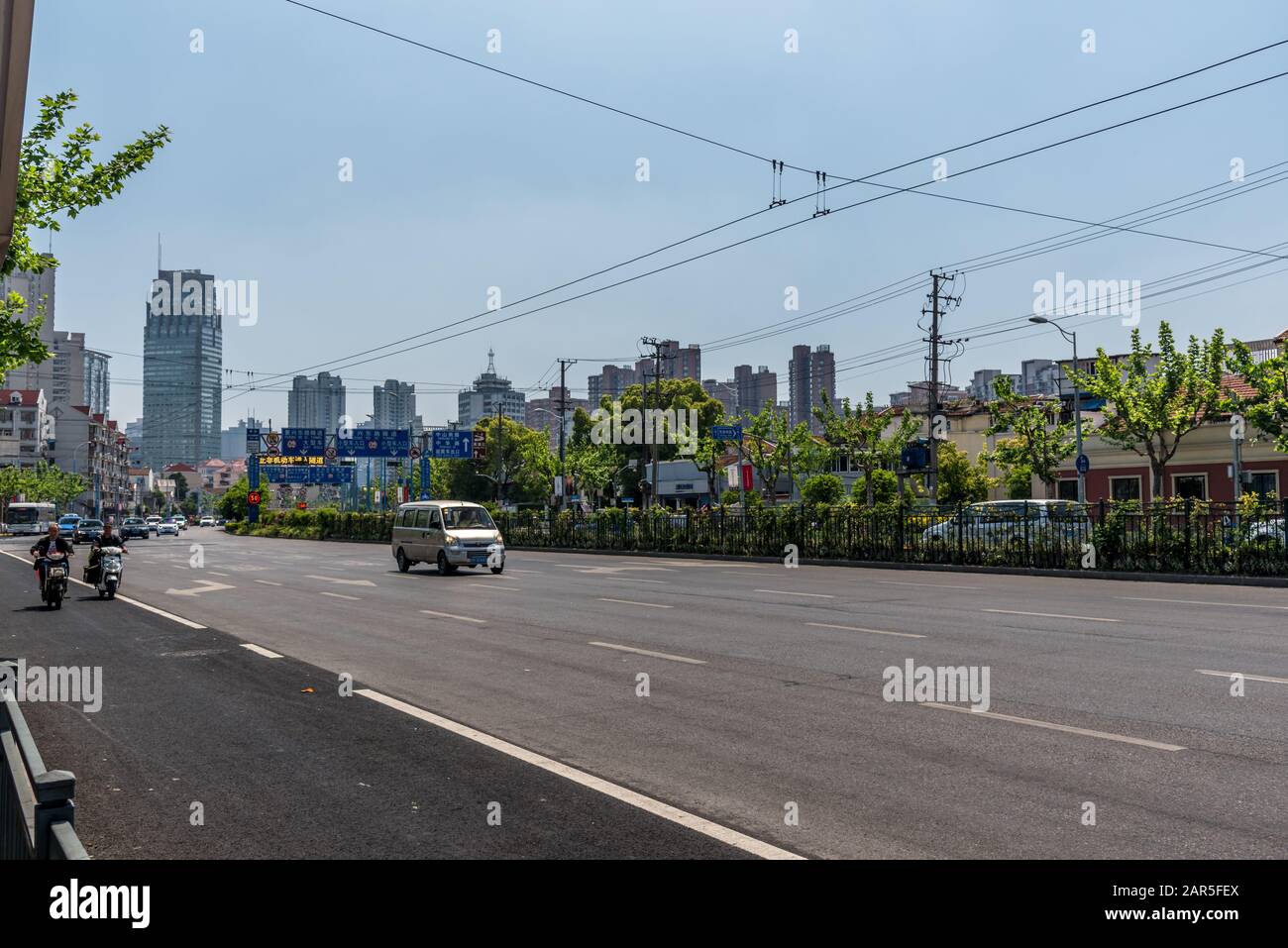 Typical inner city road, Shanghai Stock Photo - Alamy