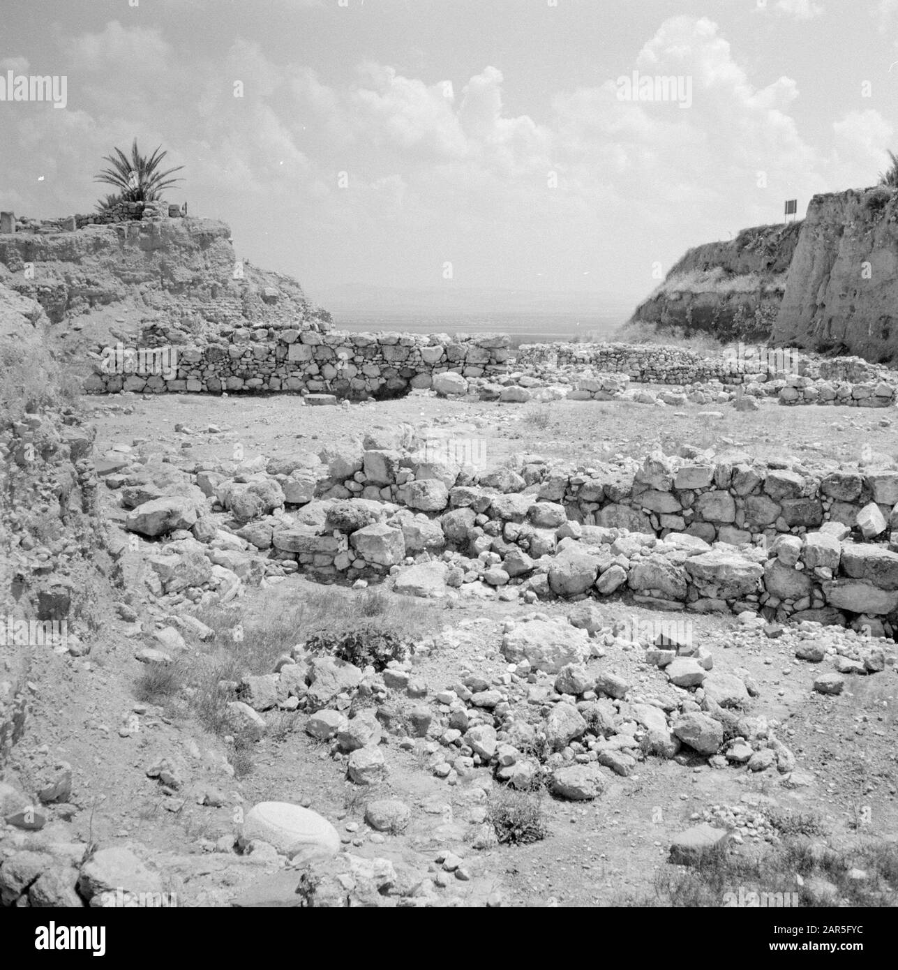 Israel: excavations Megido (Megiddo Stock Photo - Alamy