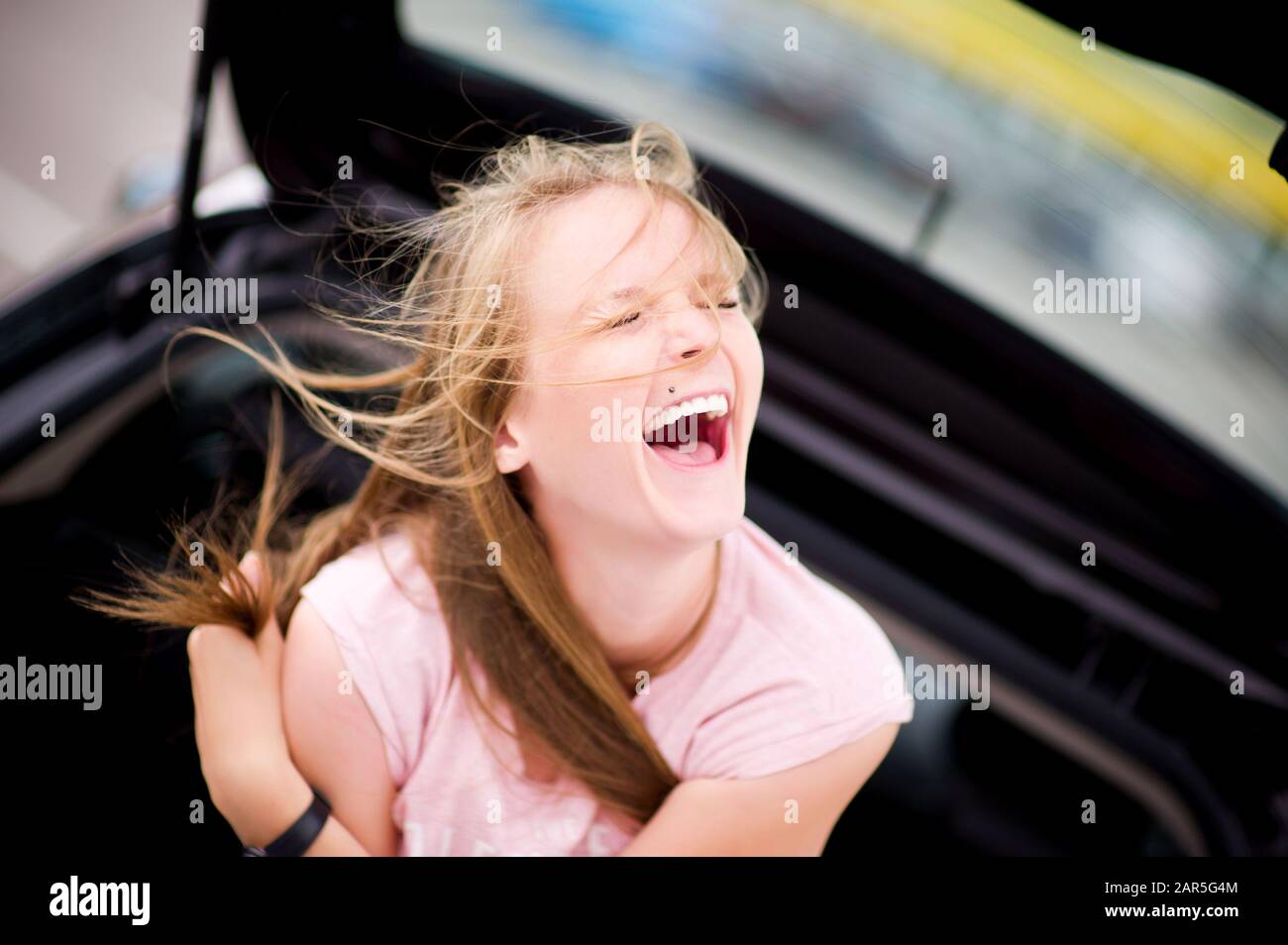 Squinting lady hi-res stock photography and images - Alamy