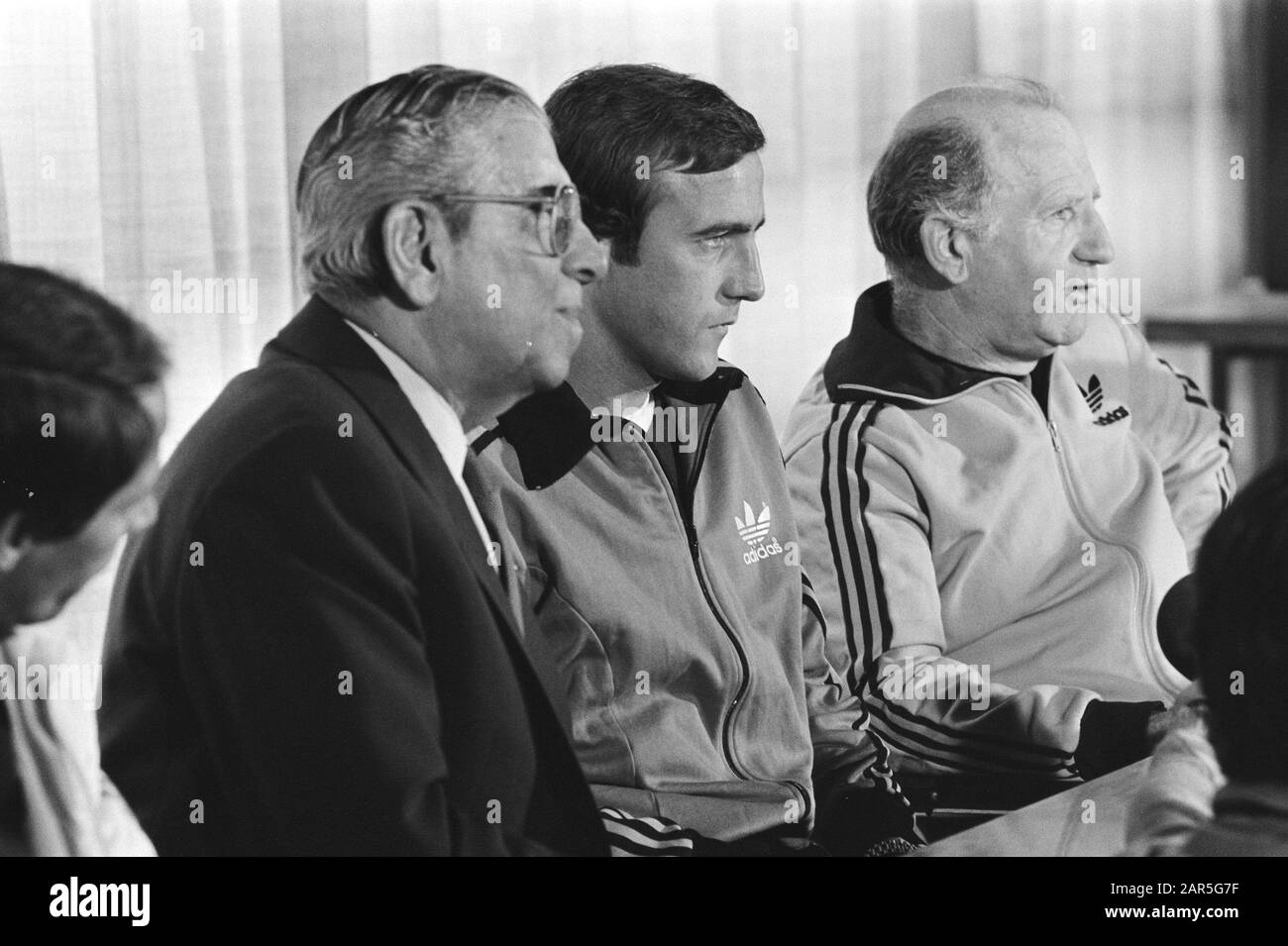 Left van praag hi-res stock photography and images - Alamy