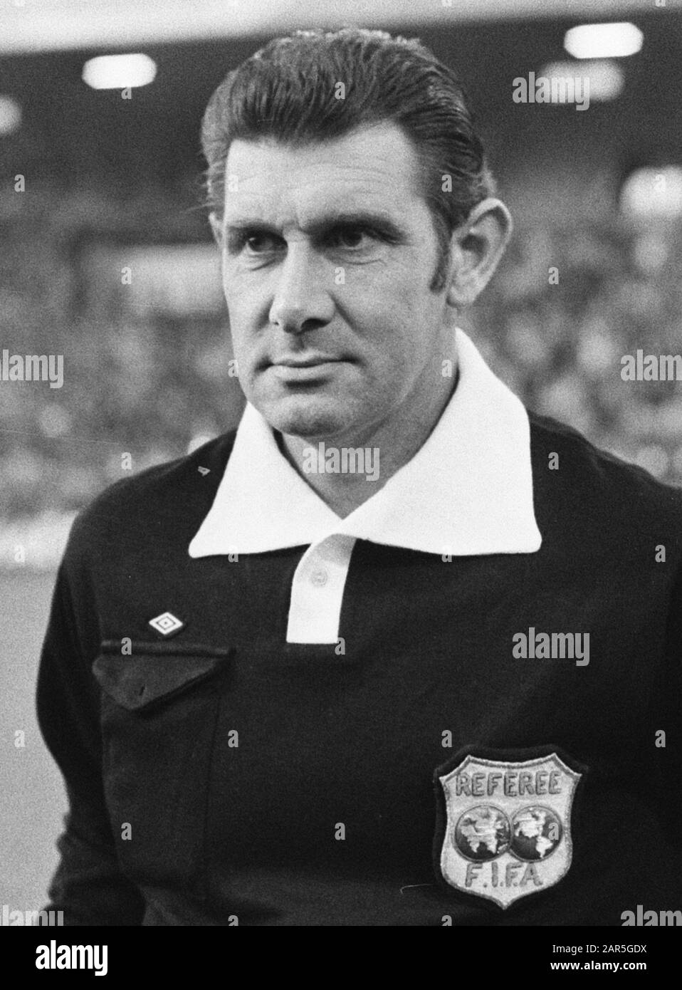 Referee jack taylor hi-res stock photography and images - Alamy