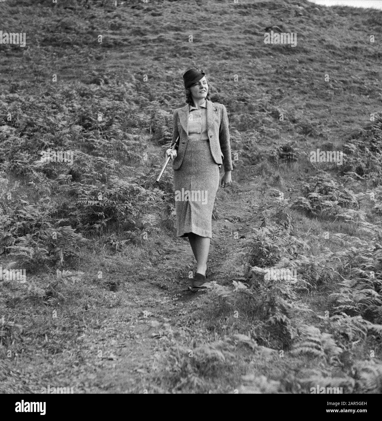 Hunting woman Black and White Stock Photos & Images - Alamy