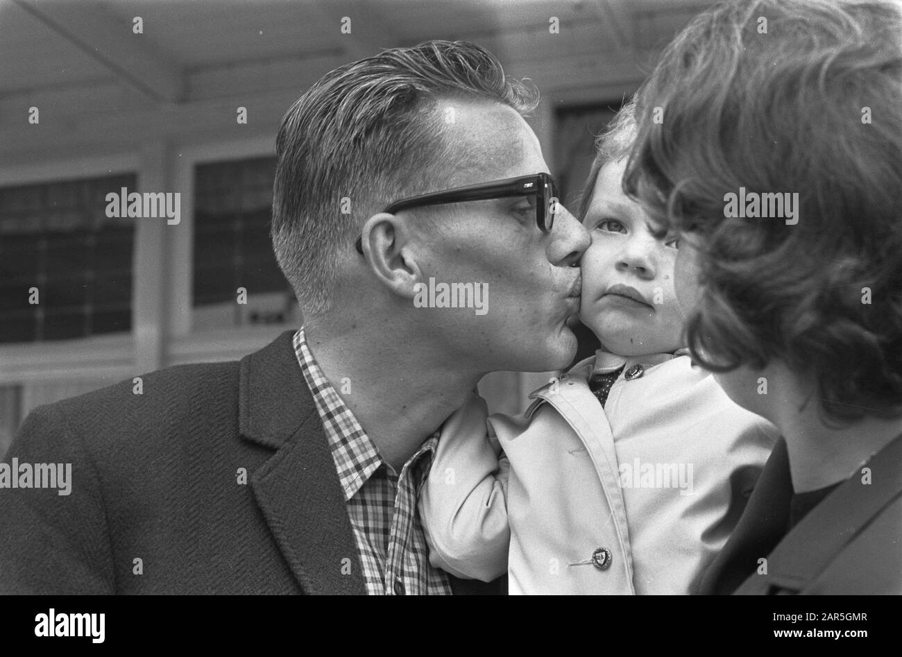 Departure Dutch Tour de France Team Jan Janssen with wife and child ...