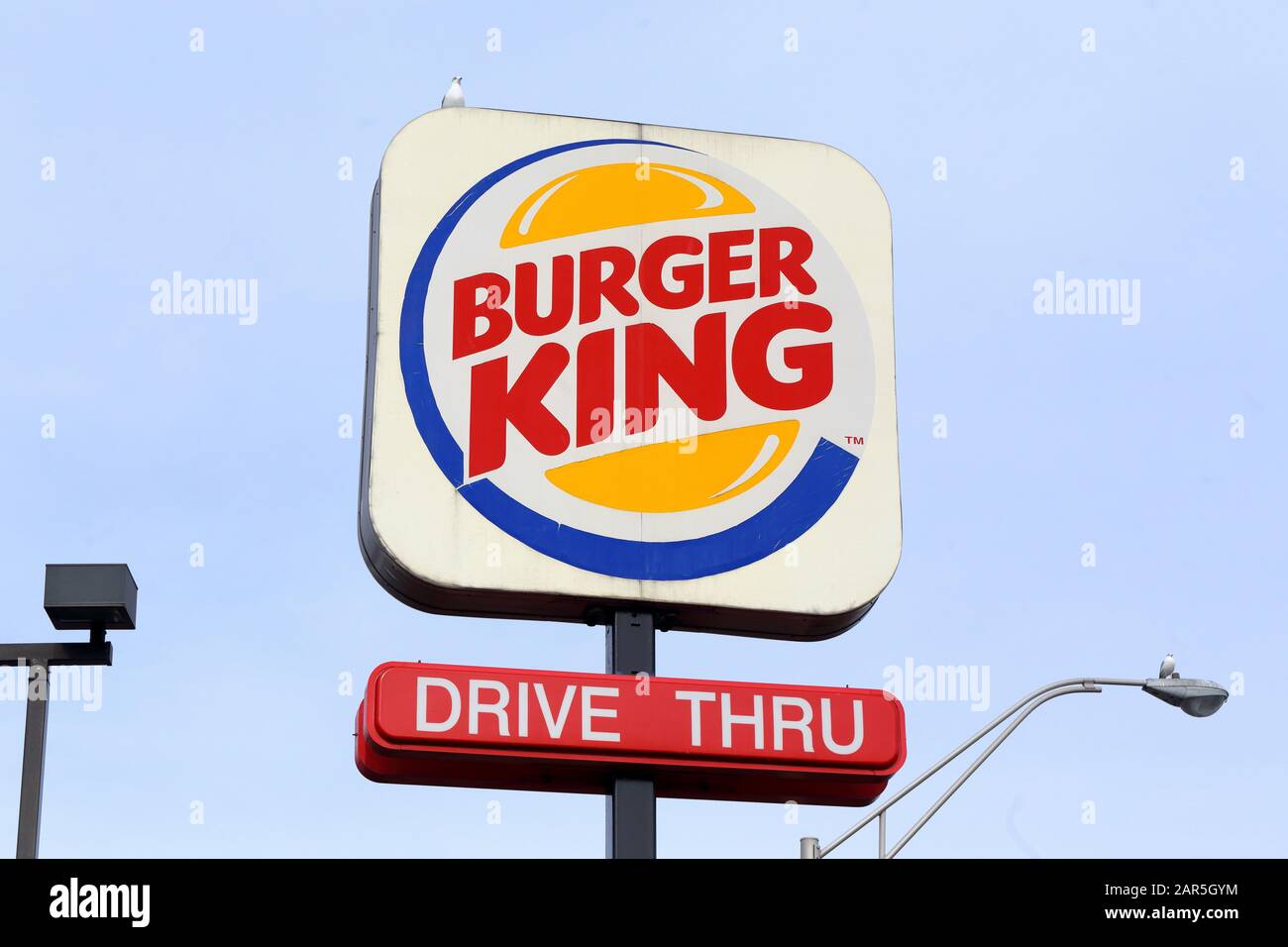 Signage for burger king hi-res stock photography and images - Alamy