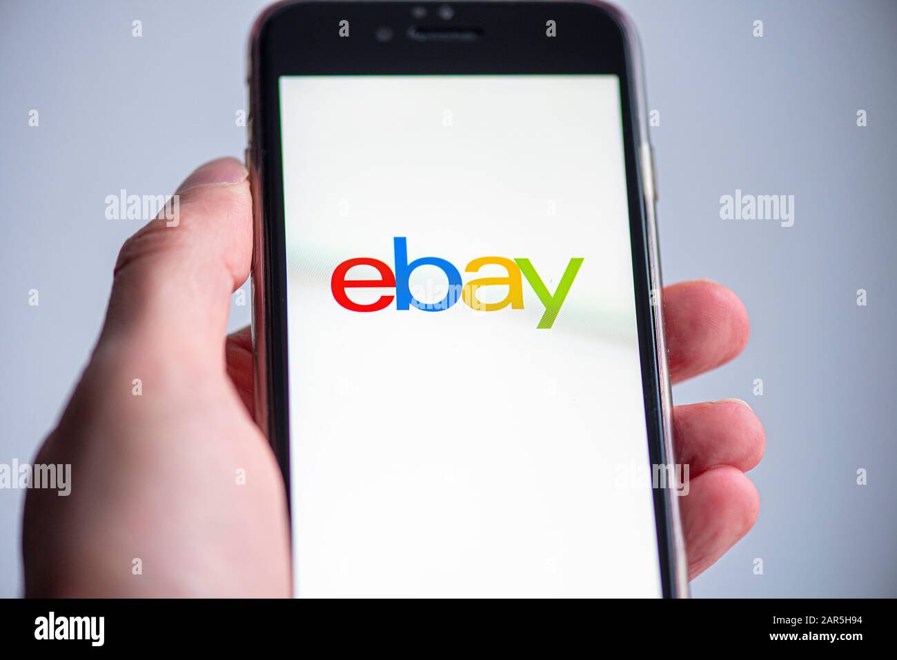 Ebay auction 2020 hi-res stock photography and images - Alamy